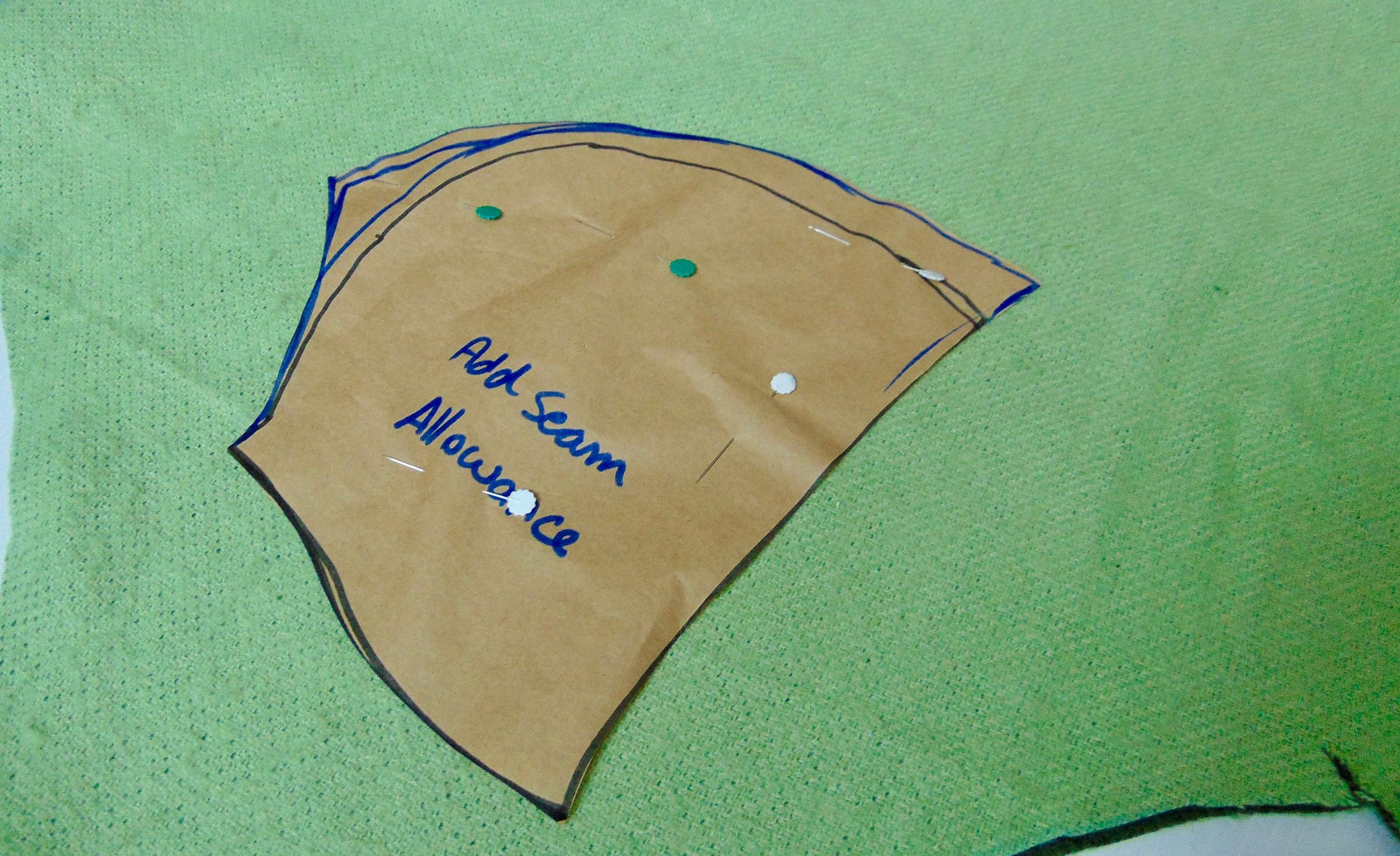 Warm Cloak From an Old Blanket : 12 Steps (with Pictures) - Instructables