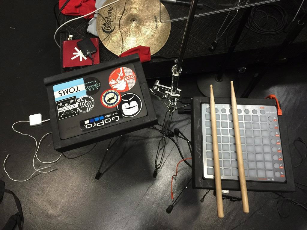 Laptop Stand (and Midi Controller Stand) : 7 Steps - Instructables