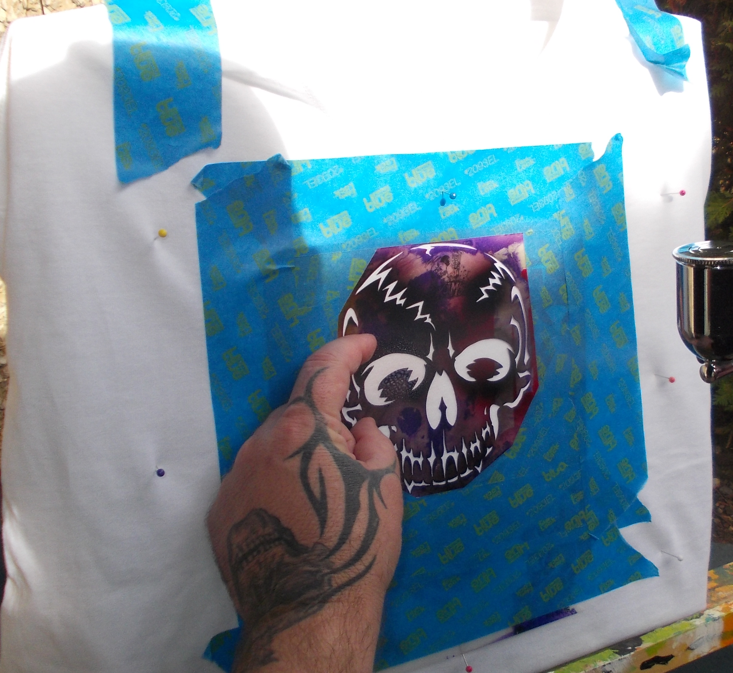 Lumi Inkodye Airbrush Skull Shirt : 4 Steps (with Pictures) - Instructables