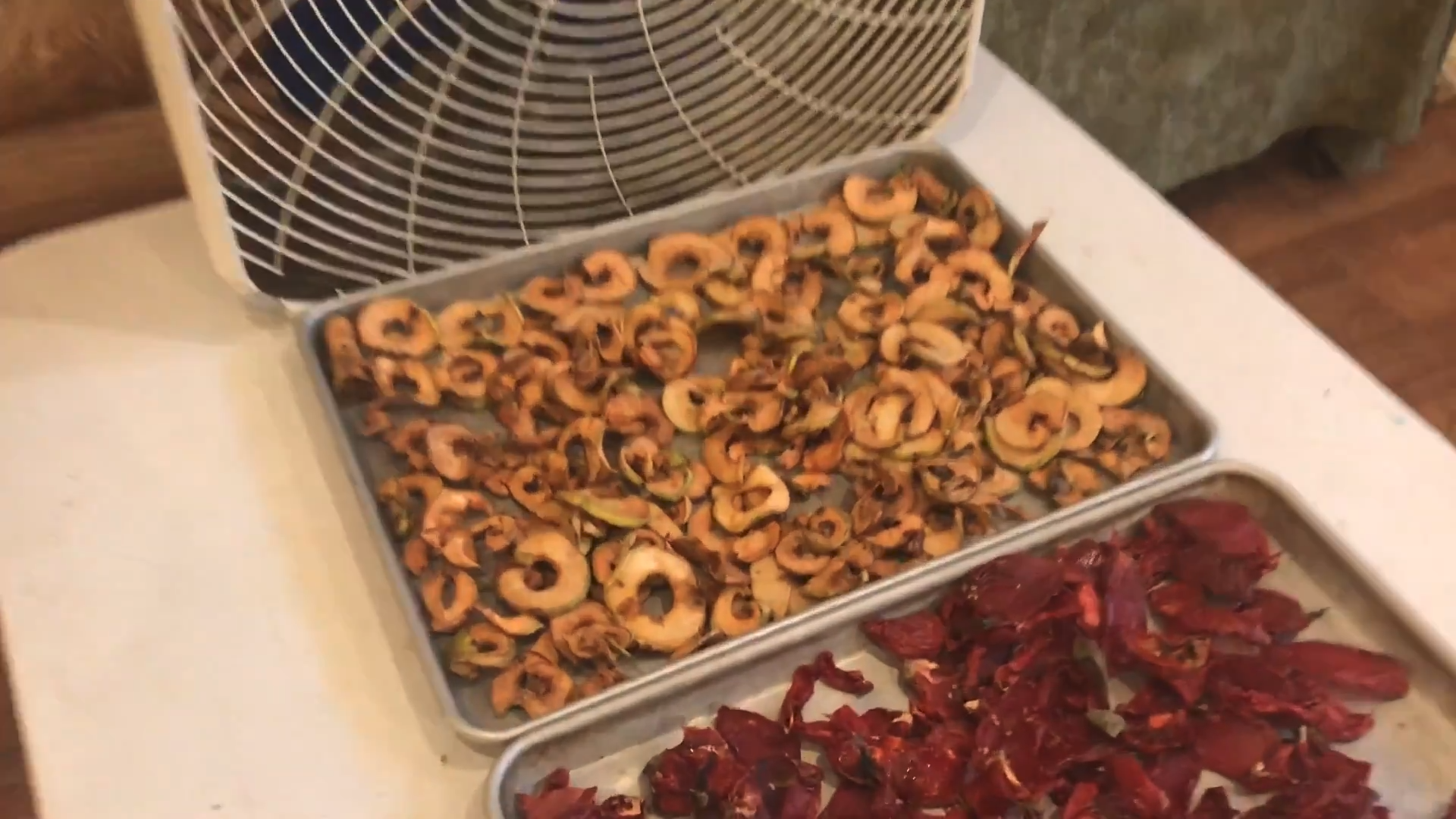 How to ORGANICALLY Dry Apples : 4 Steps - Instructables