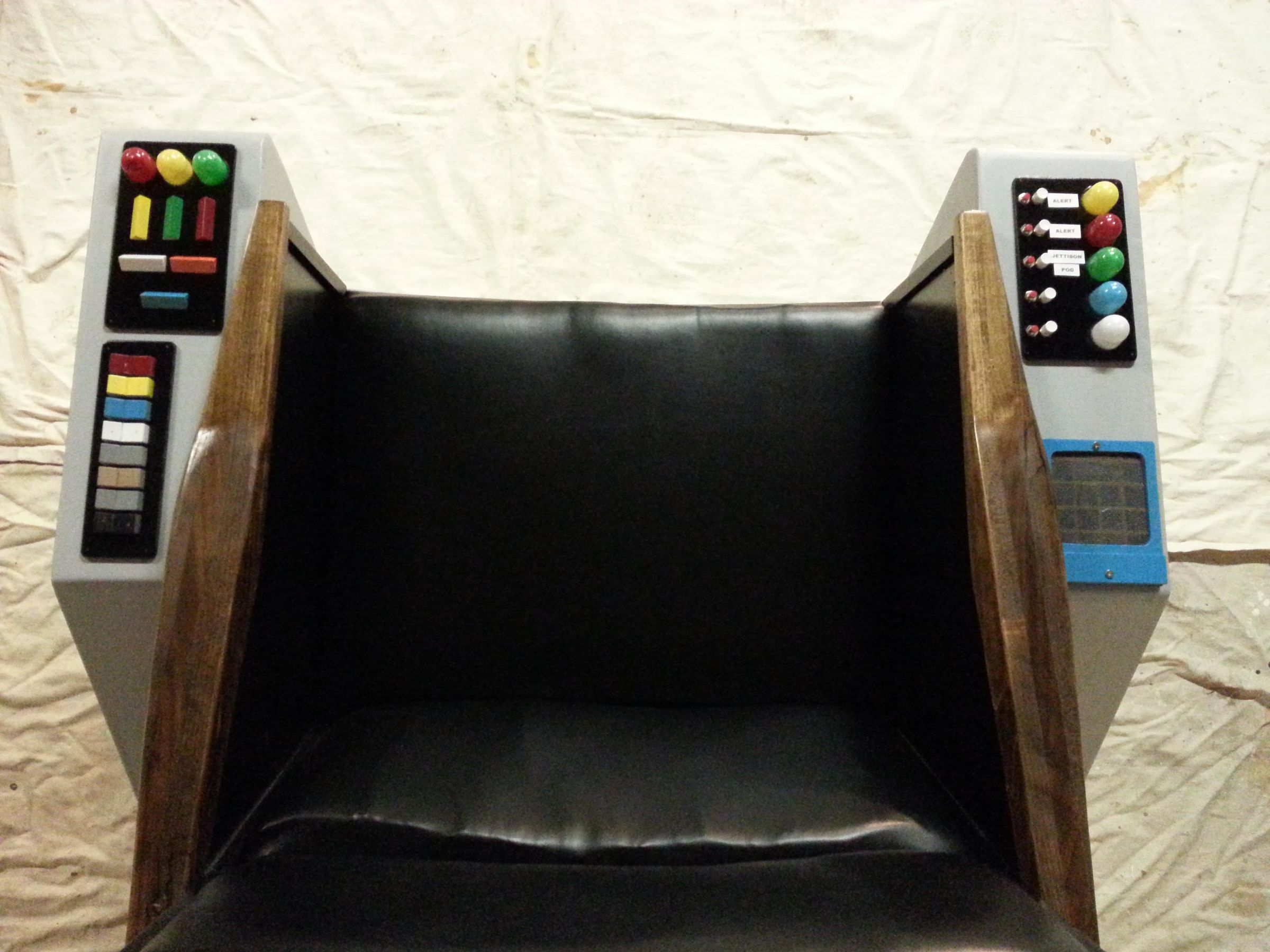 Captain Kirks Star Trek Chair With Sound : 7 Steps (with Pictures ...