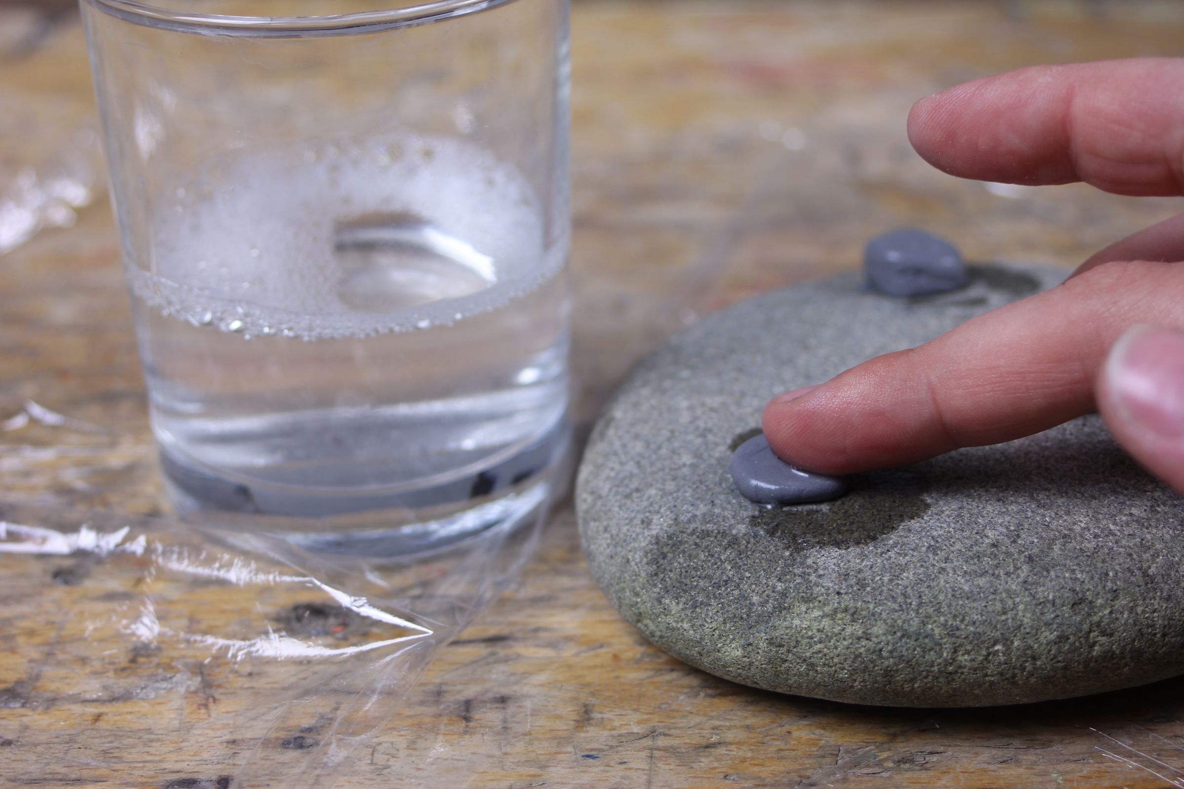 How to Create a Beautiful Stone Trivet Using Sugru Grips : 4 Steps ...