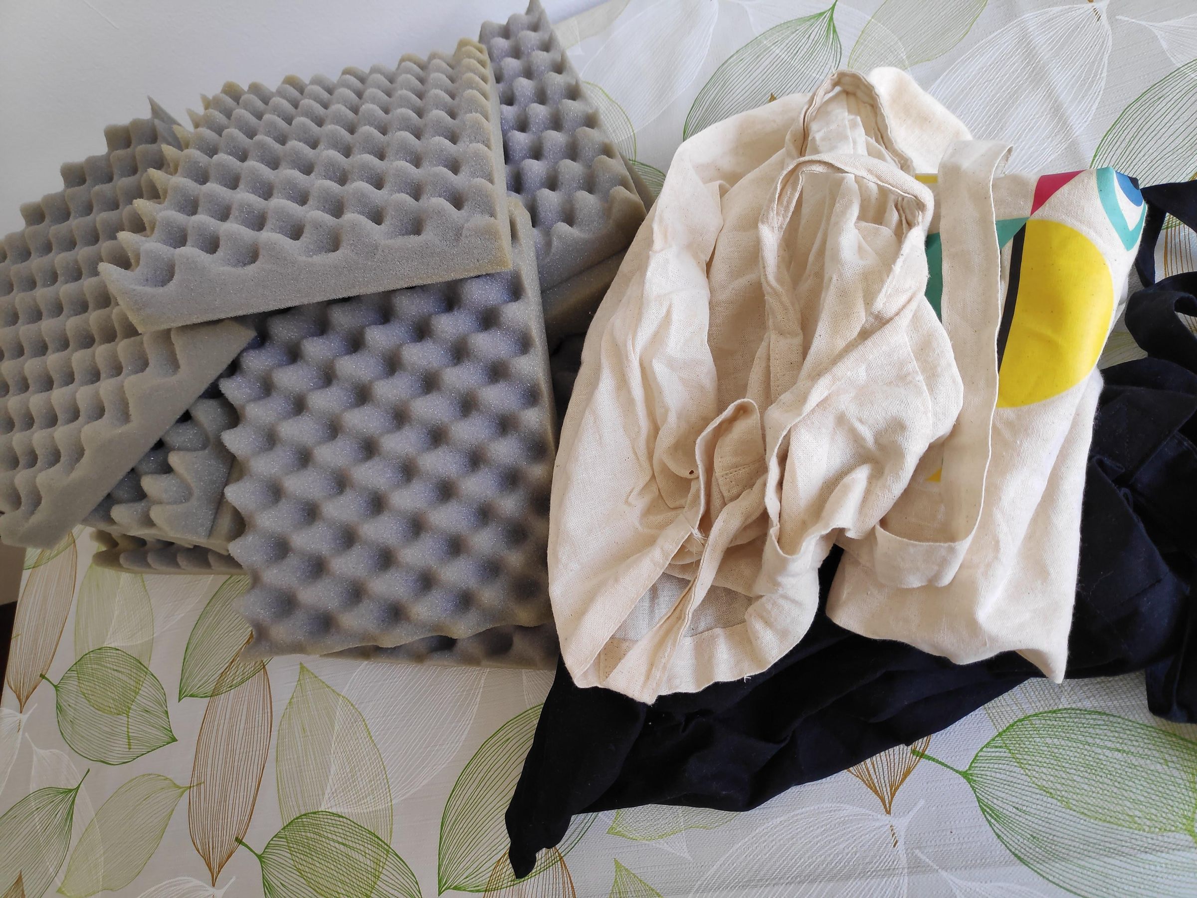Chair Cushion Using Sponges From Packaging Boxes : 4 Steps - Instructables