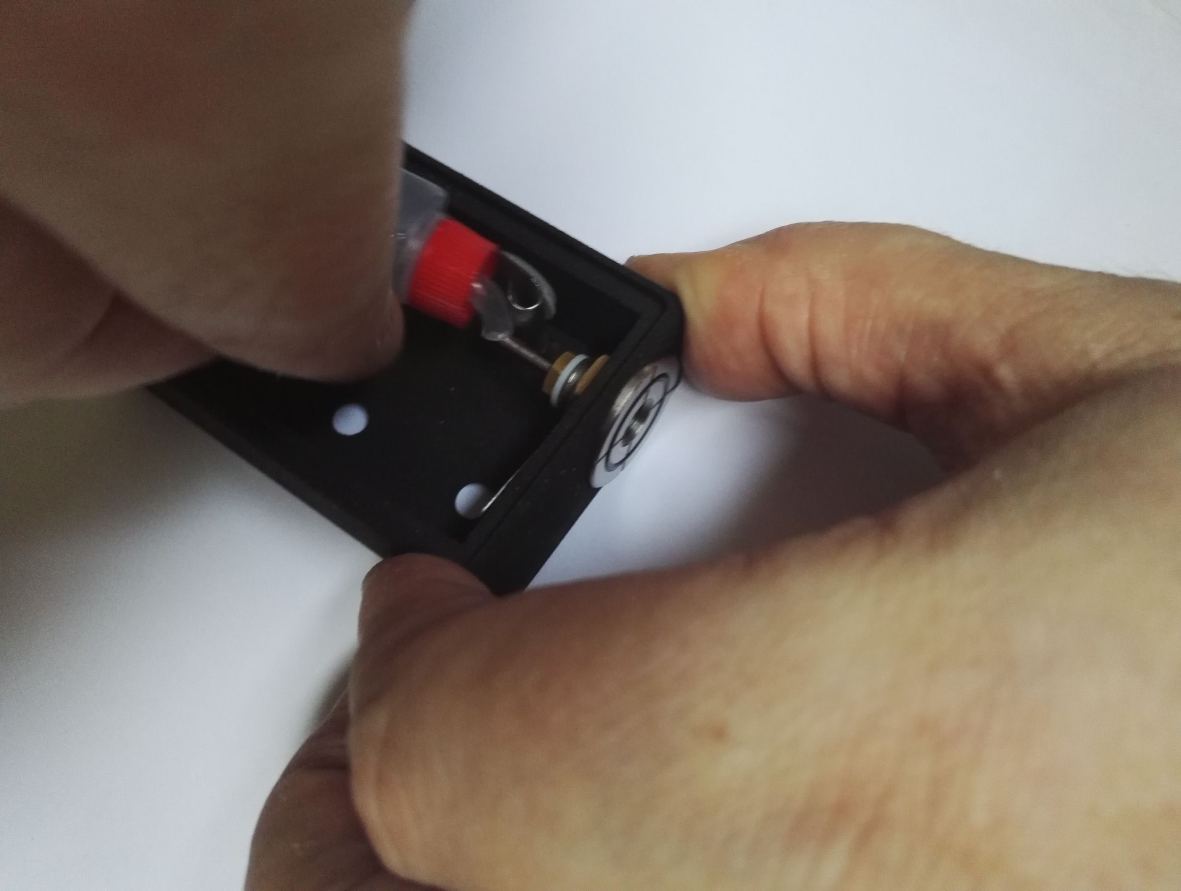 Mod Box Bottom Feeder : 7 Steps - Instructables