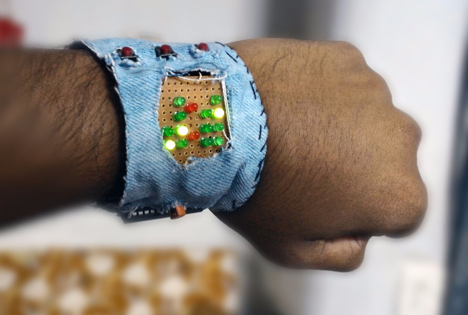 Binary Wrist-Band Watch : 10 Steps (with Pictures) - Instructables