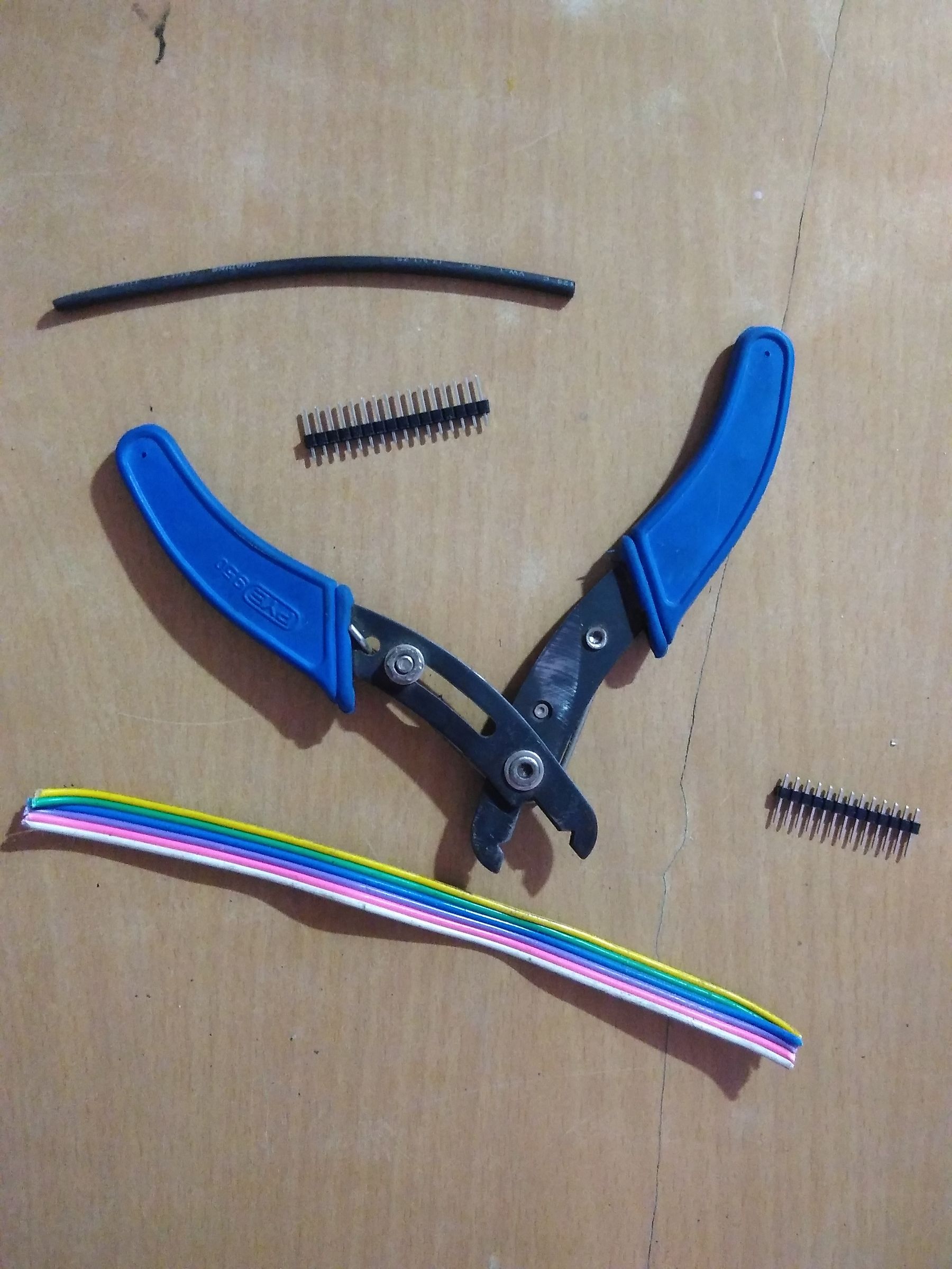 DIY Jumper Wire Male to Male - Instructables