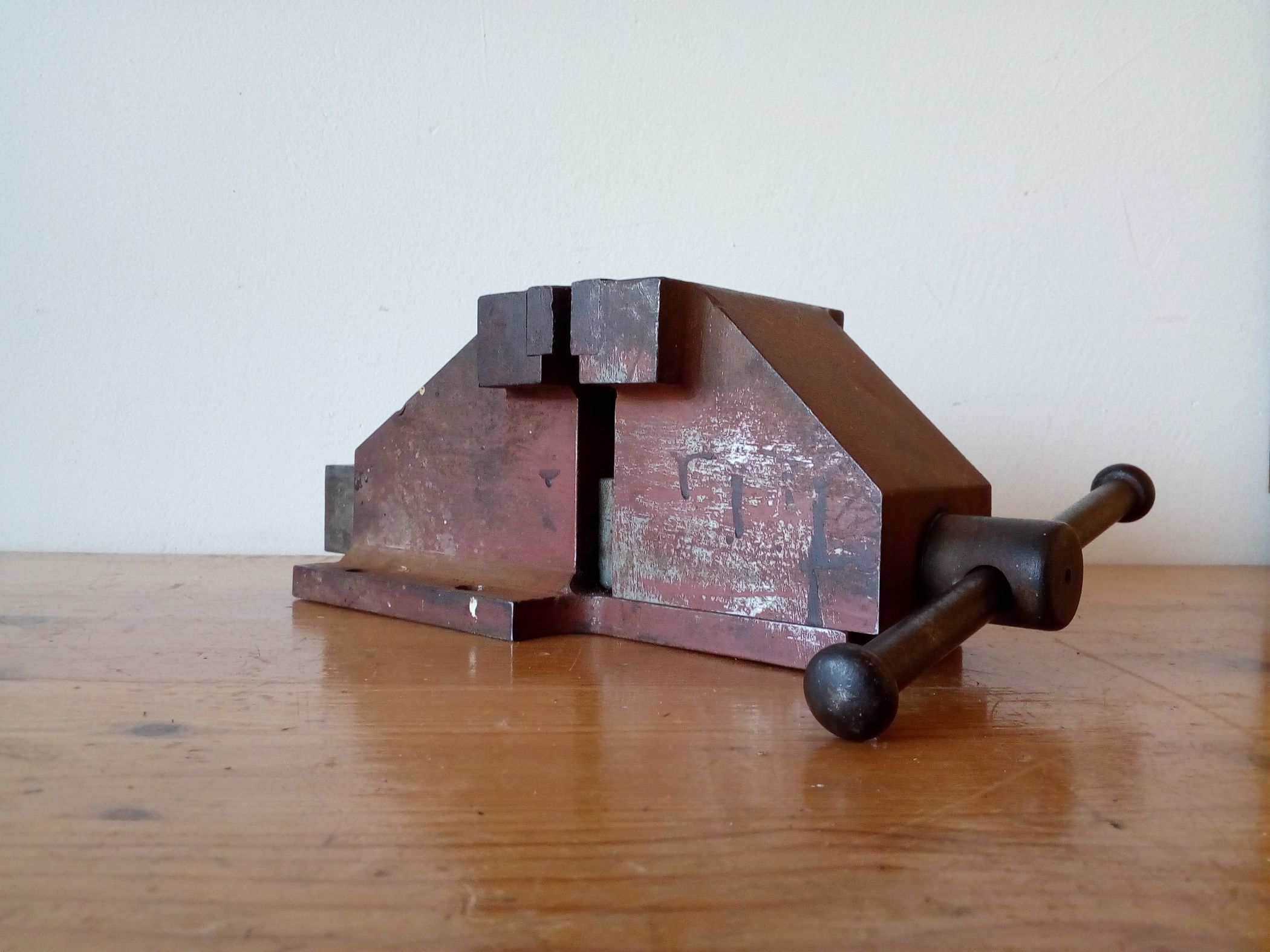 Bench Vice Restouration : 6 Steps (with Pictures) - Instructables