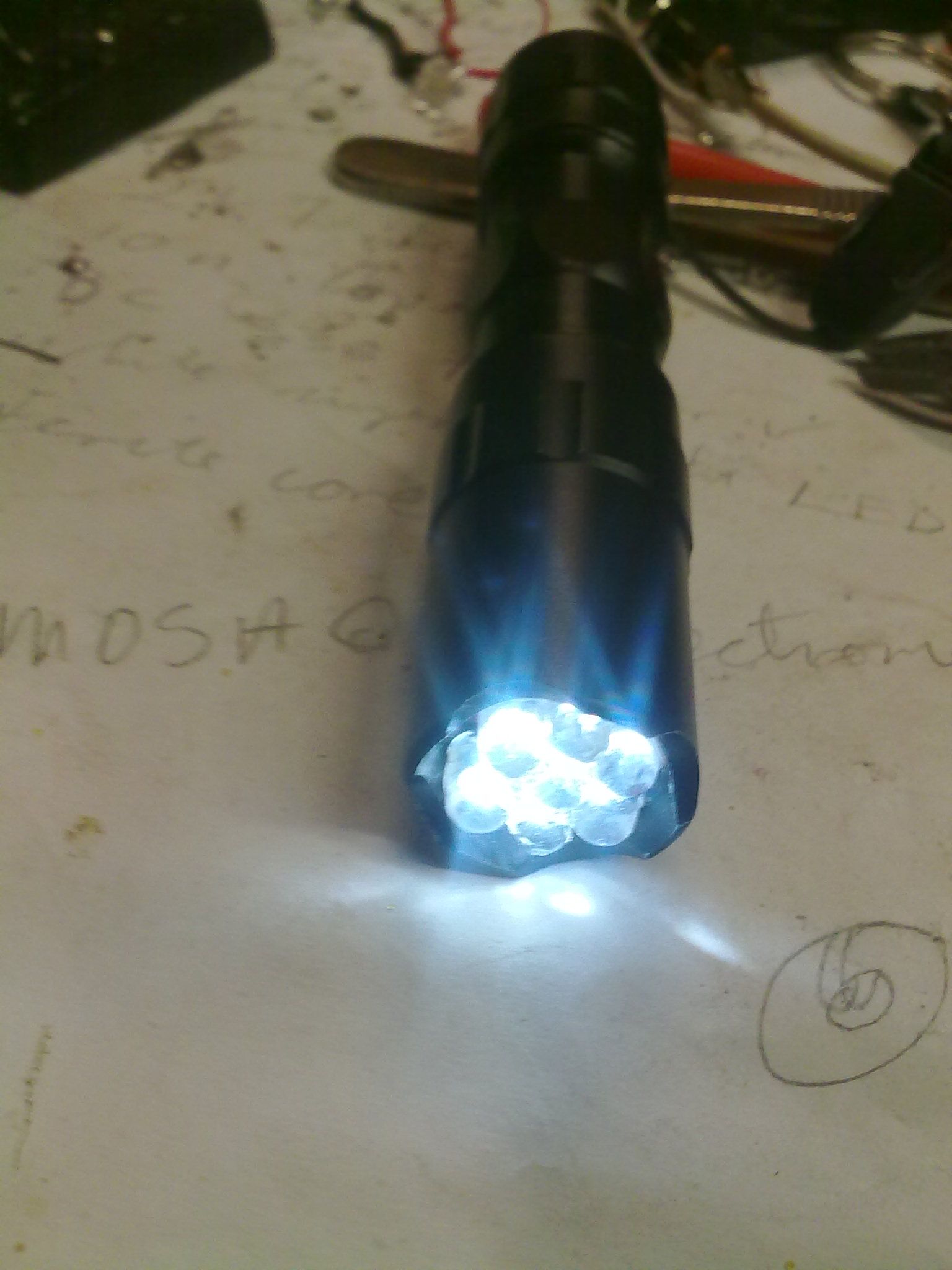 Joule Thief 6 LED Flashlight Torch : 4 Steps - Instructables
