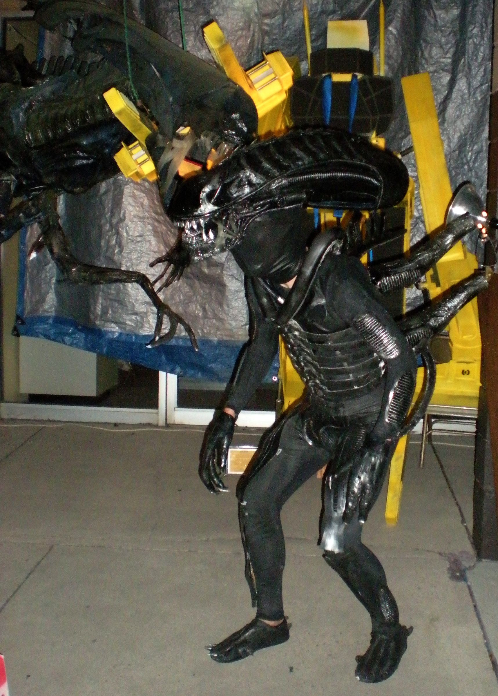 Alien Warrior Costume From Aliens : 8 Steps - Instructables