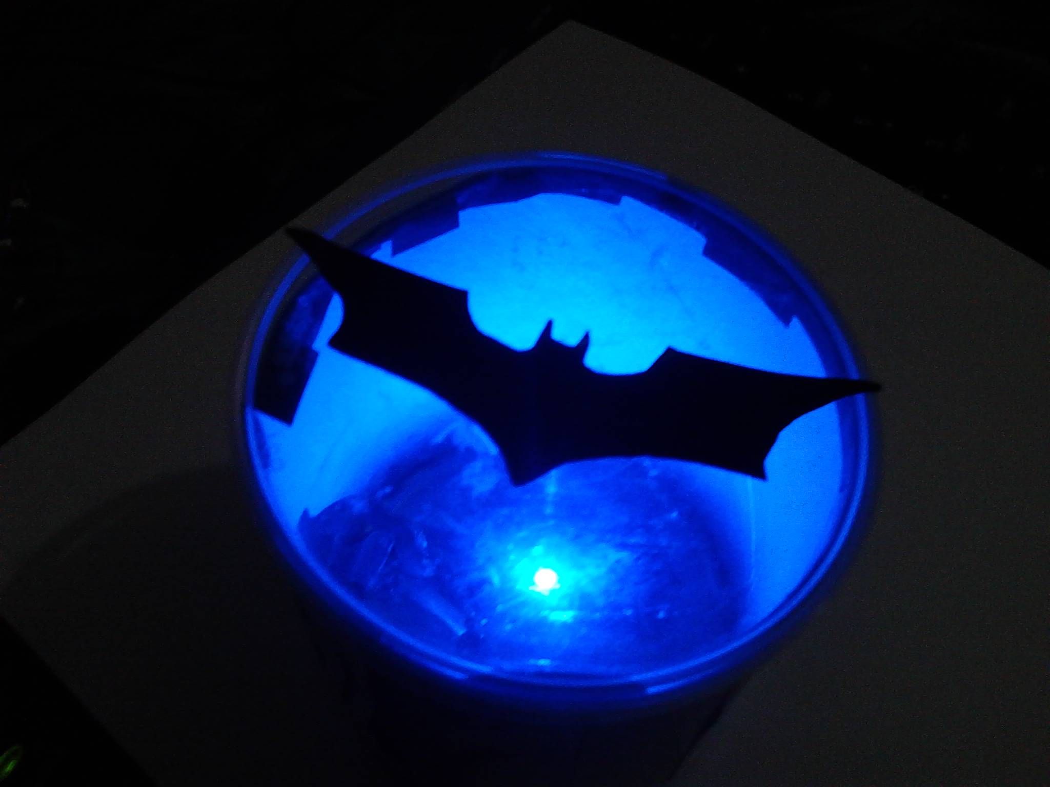 EASY BATMAN SPOTLIGHT : 4 Steps - Instructables