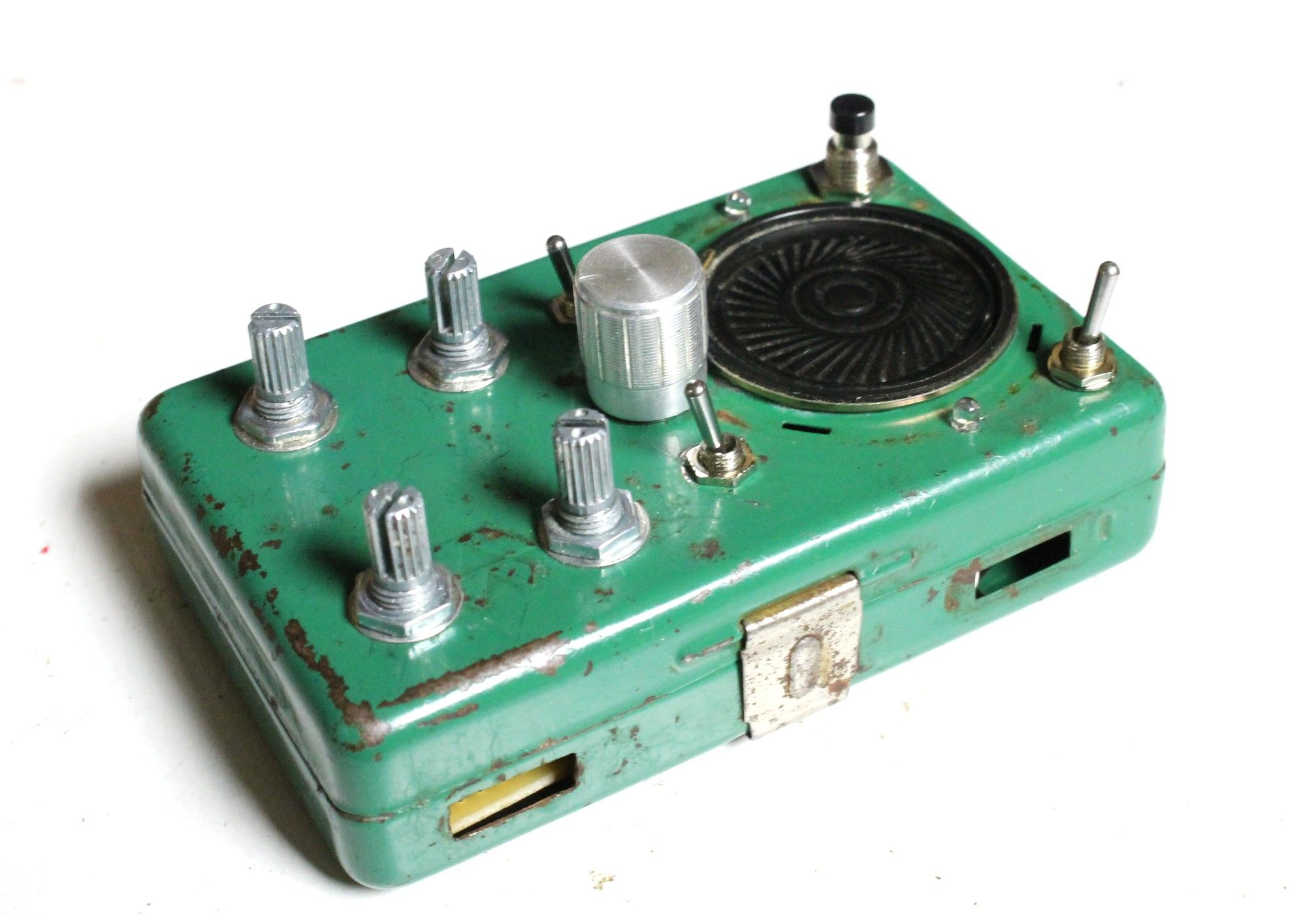 Fizzle Loop Synth V3 (555 Timer) : 11 Steps (with Pictures) - Instructables