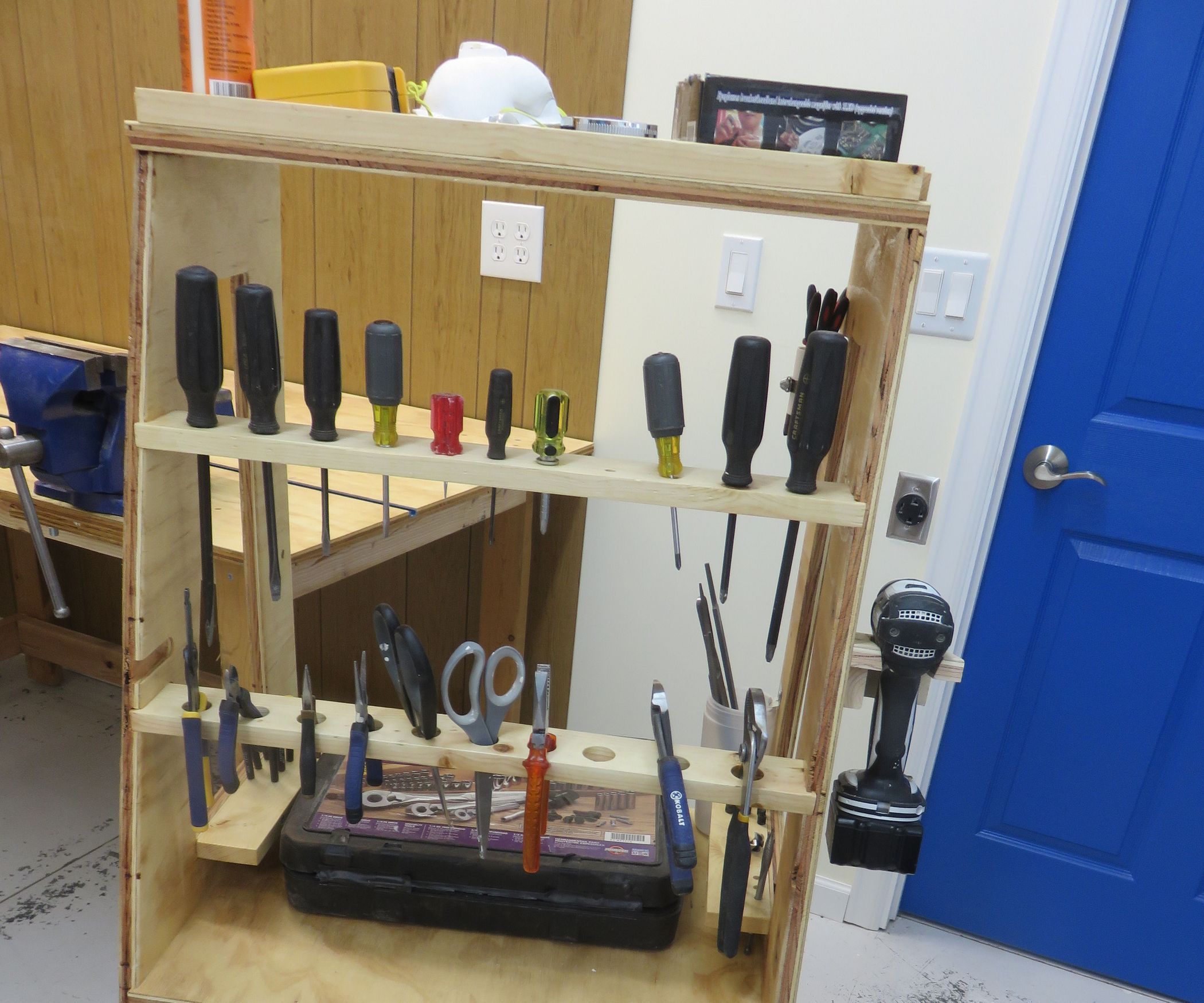 Movable Shop Tool Ladder : 5 Steps (with Pictures) - Instructables