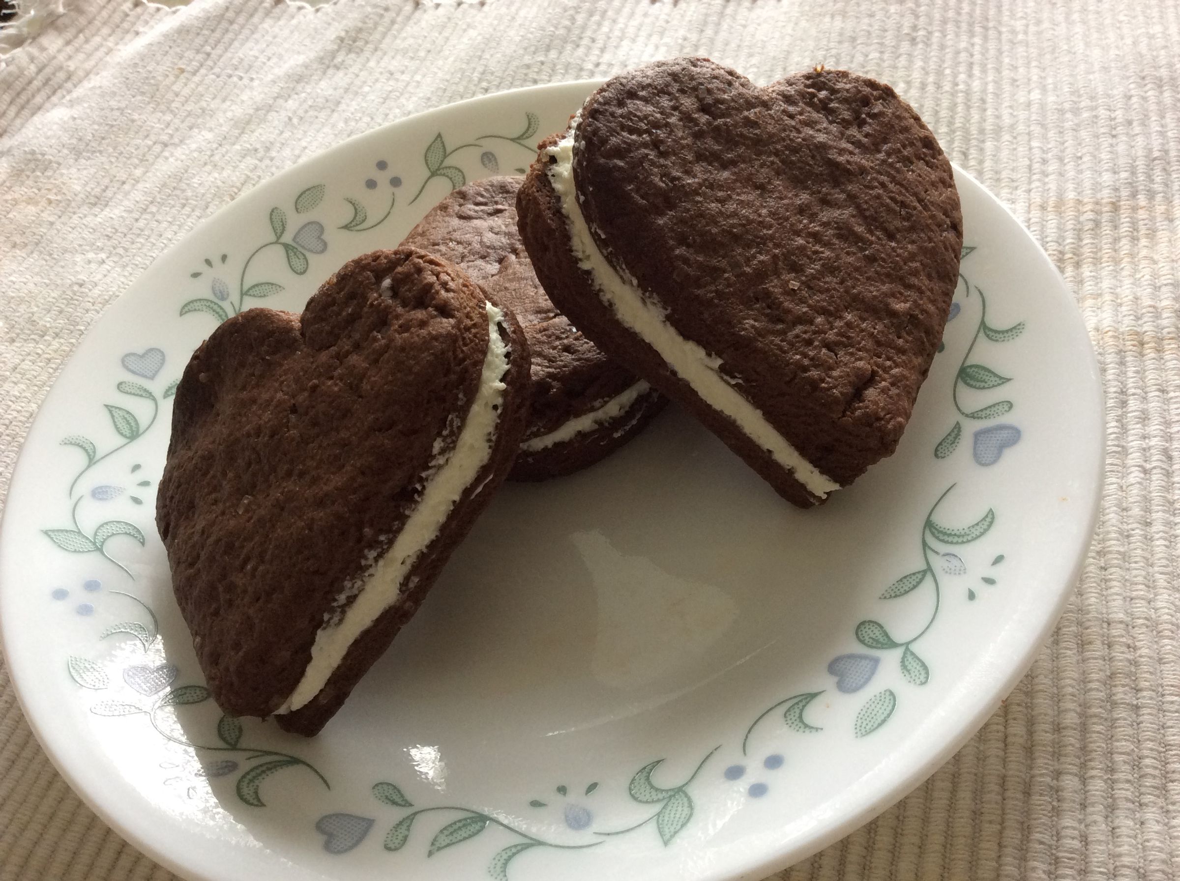 Heart Shaped Oreos Valentines DIY : 5 Steps (with Pictures) - Instructables