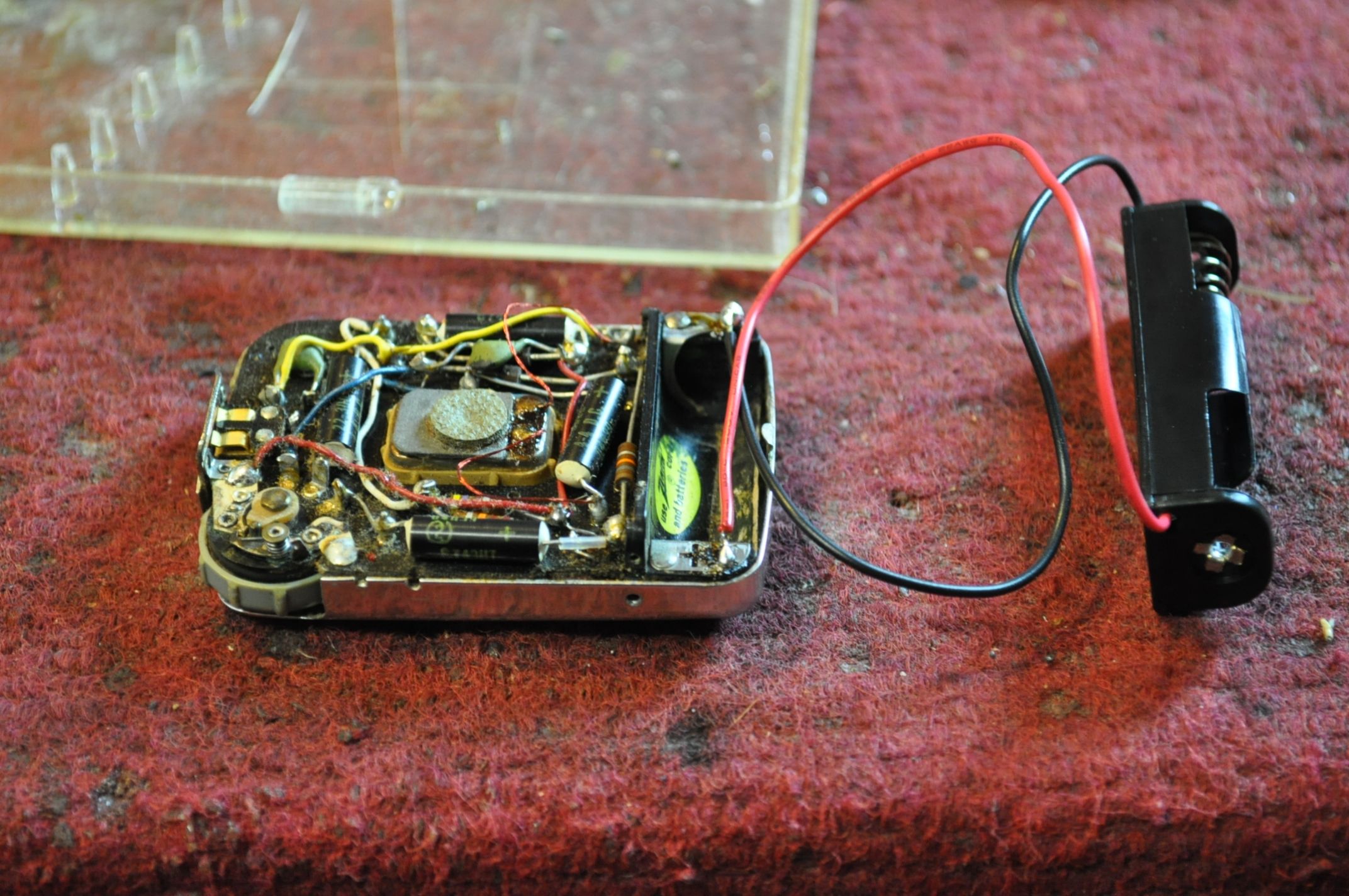 Turn a Vintage Transistor Hearing Aid Into an Amplified Microphone for ...
