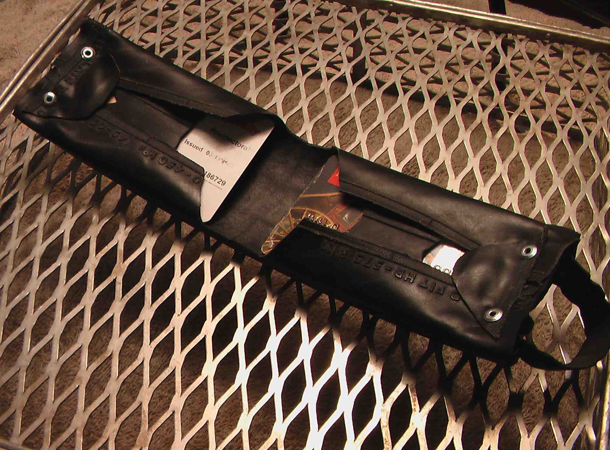 Knobby All Terrain Rubber Wallet With Optional Smack-lights : 6 Steps ...