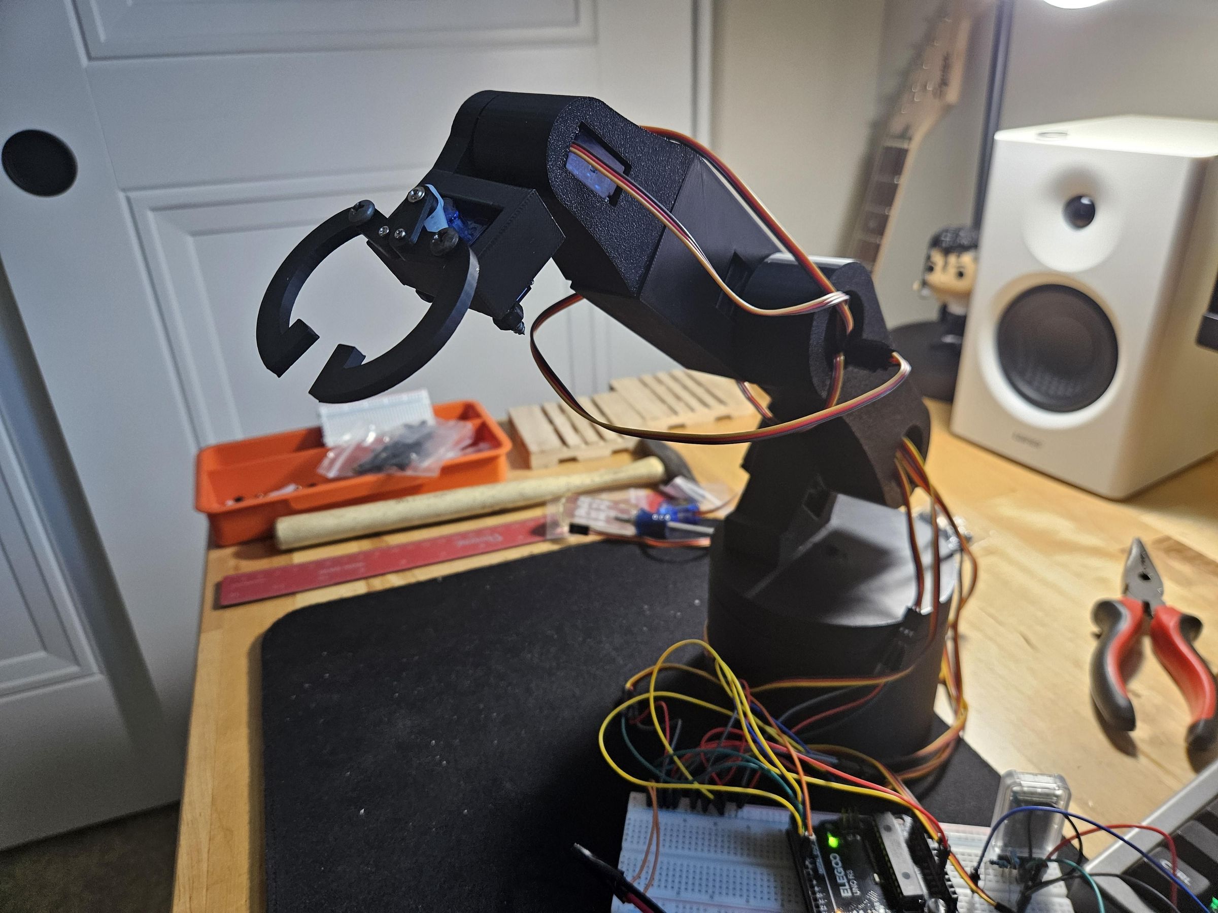 Arduino Uno Powered Robotic Arm : 6 Steps - Instructables