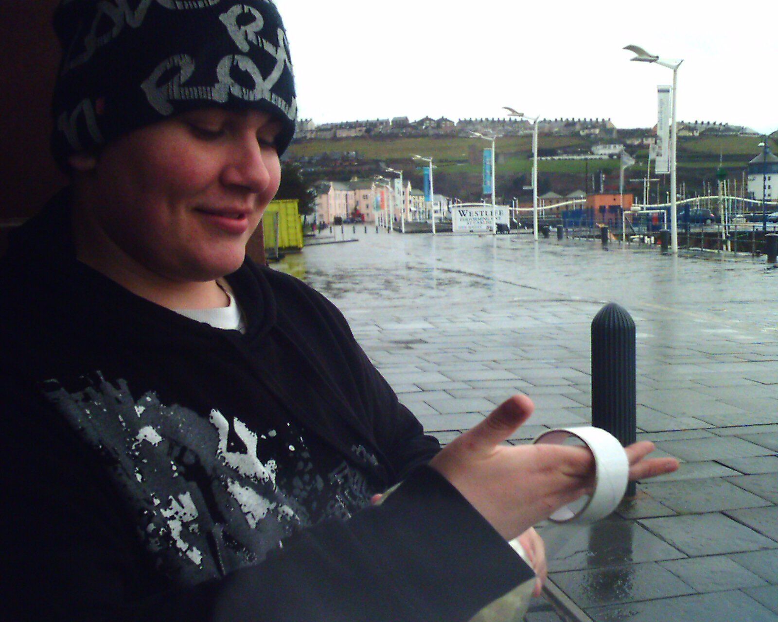 Sellotape or Sticky Tape Ball : 4 Steps - Instructables