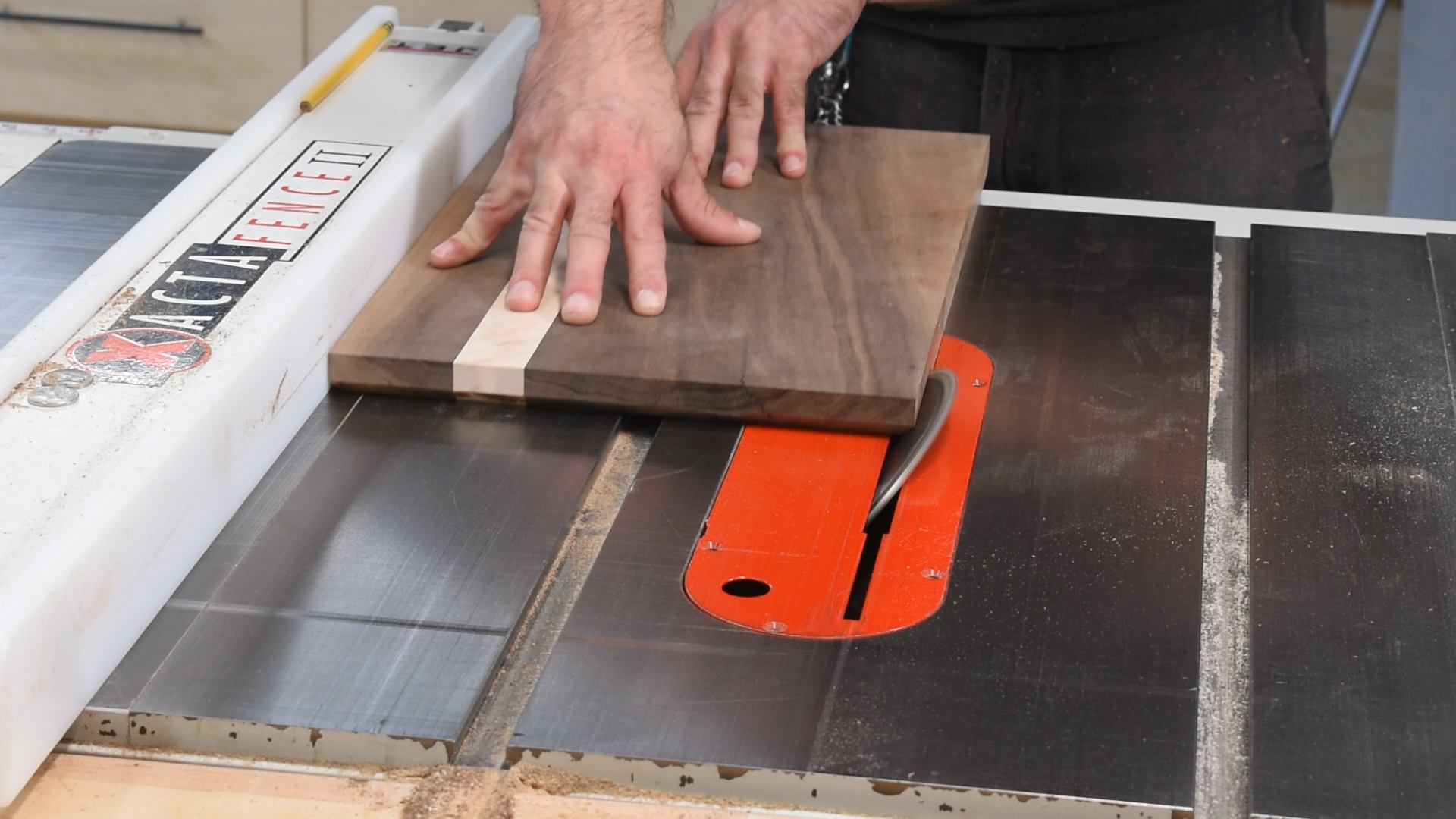 One Day Wooden Tray : 4 Steps (with Pictures) - Instructables