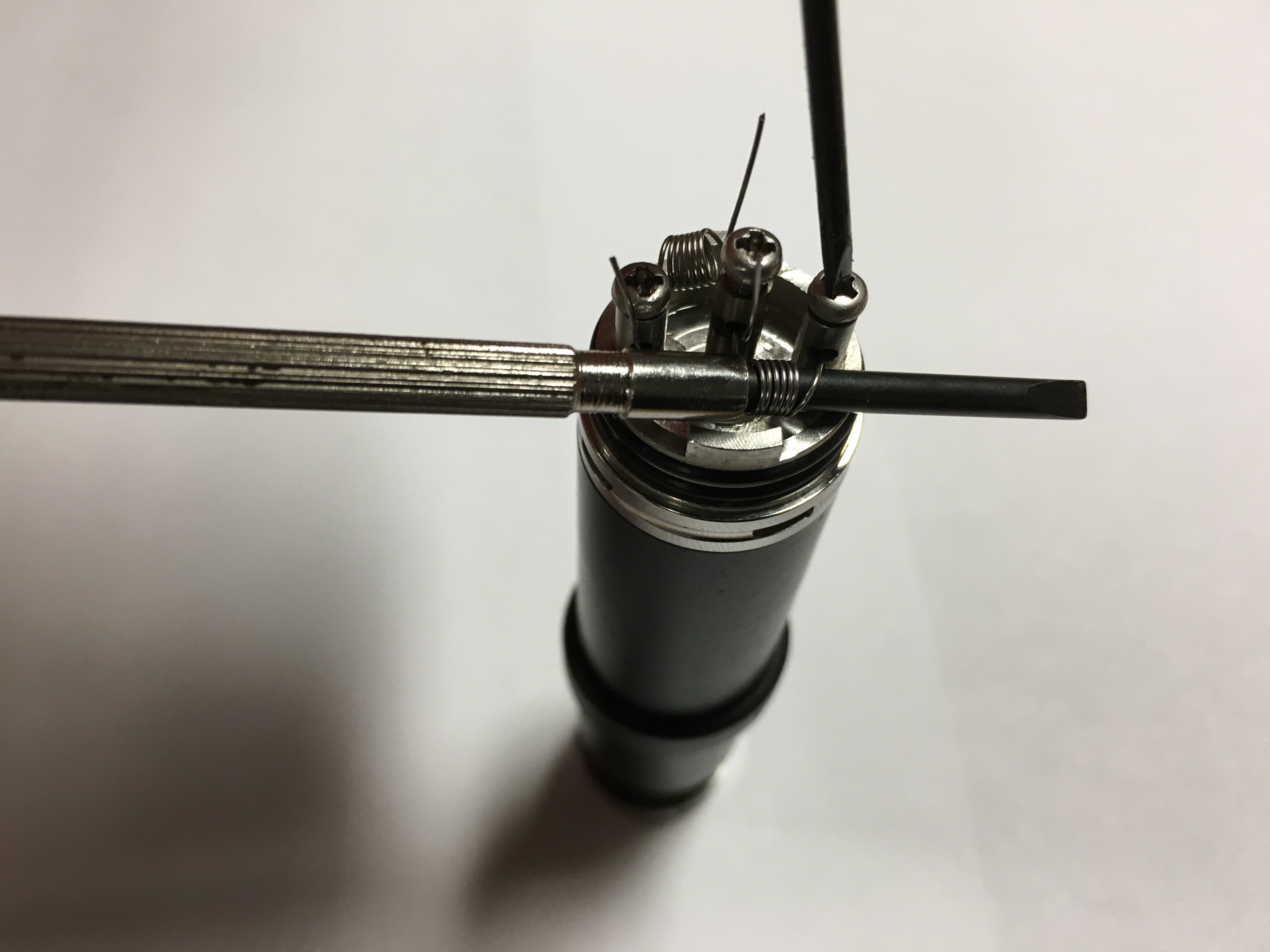 Building a Simple RDA Dual Coil : 10 Steps - Instructables