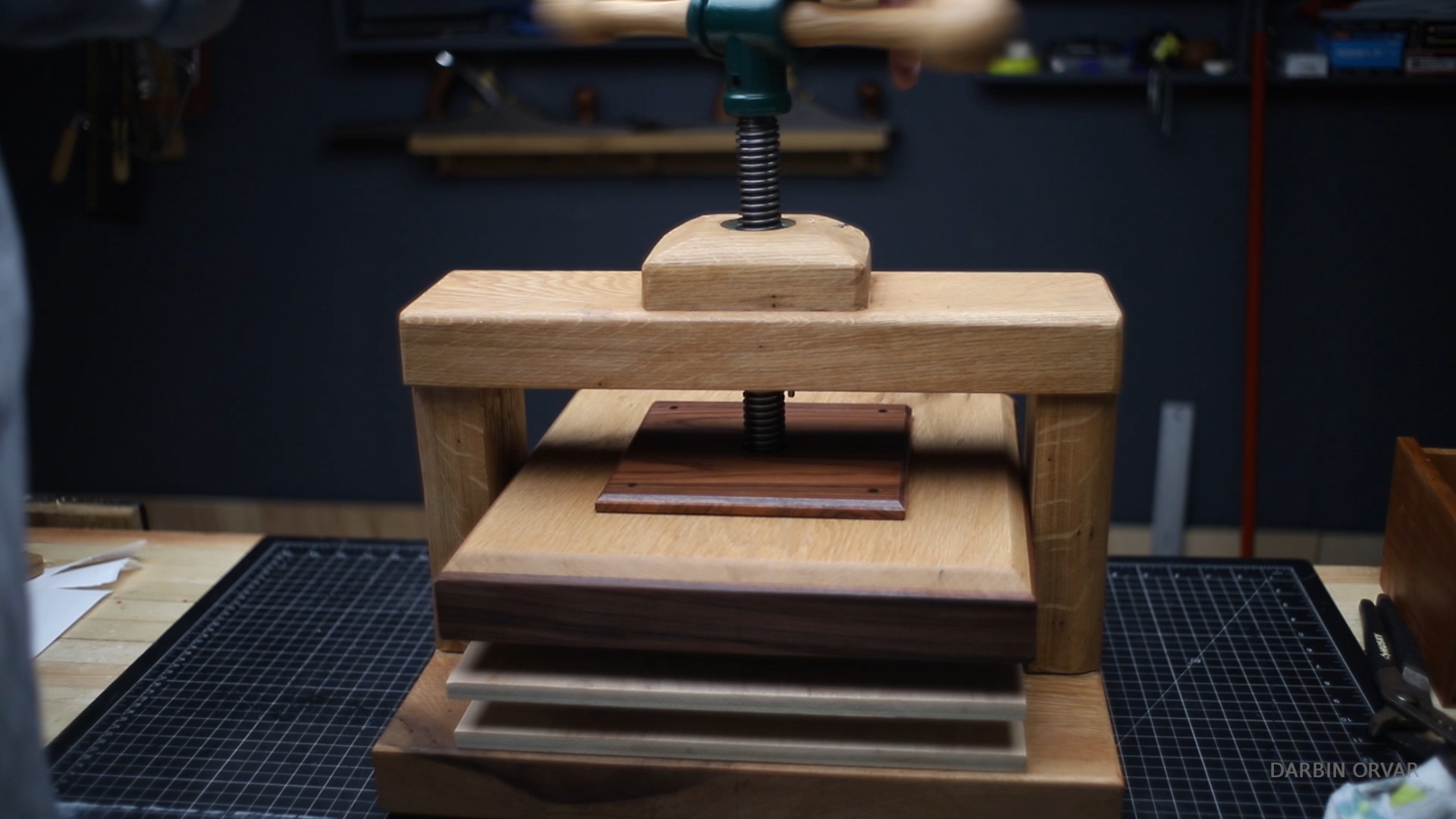 Classic Oak Book Press W/Dovetails : 16 Steps (with Pictures ...