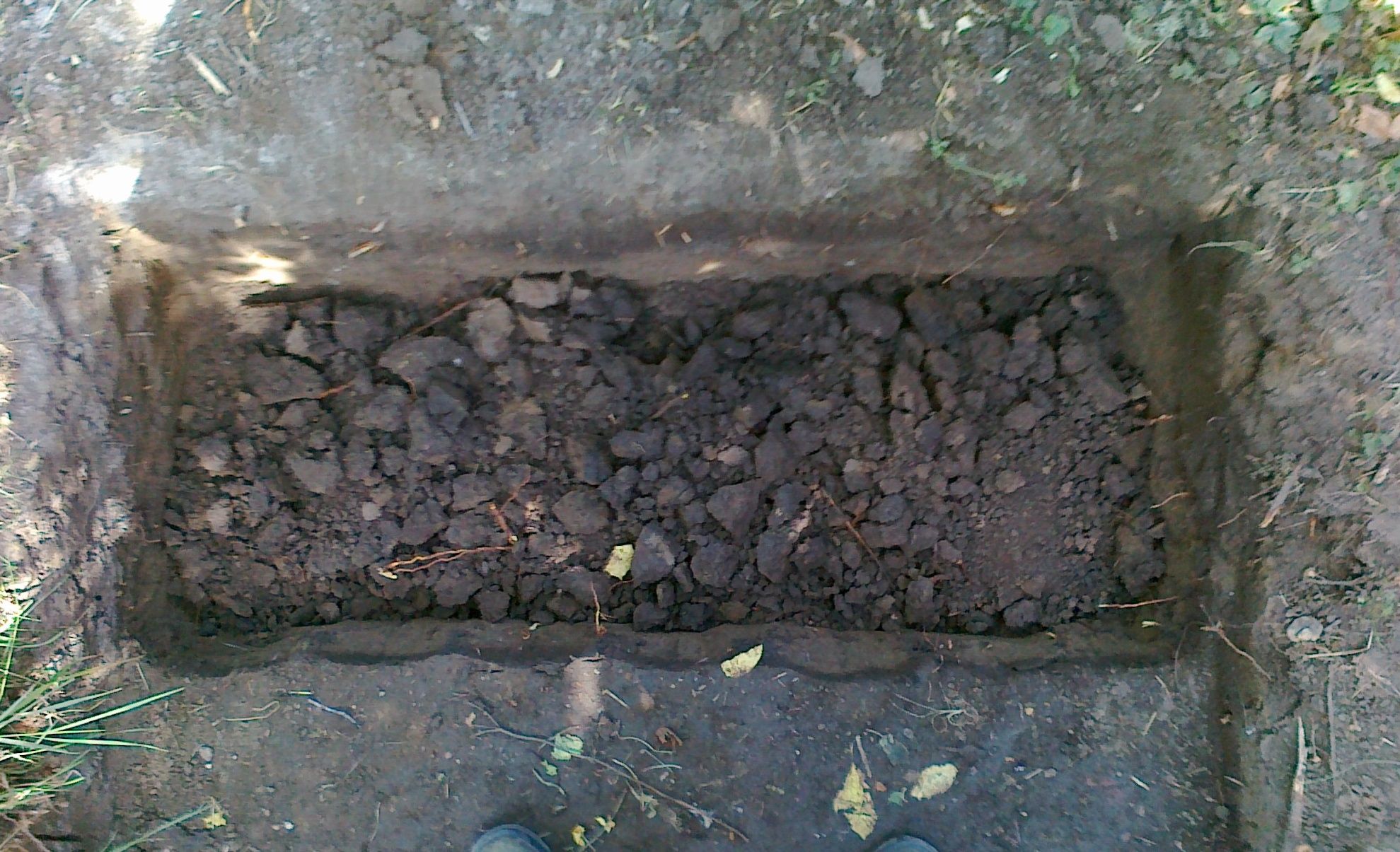 How to Hand Dig a Hole : 5 Steps (with Pictures) - Instructables