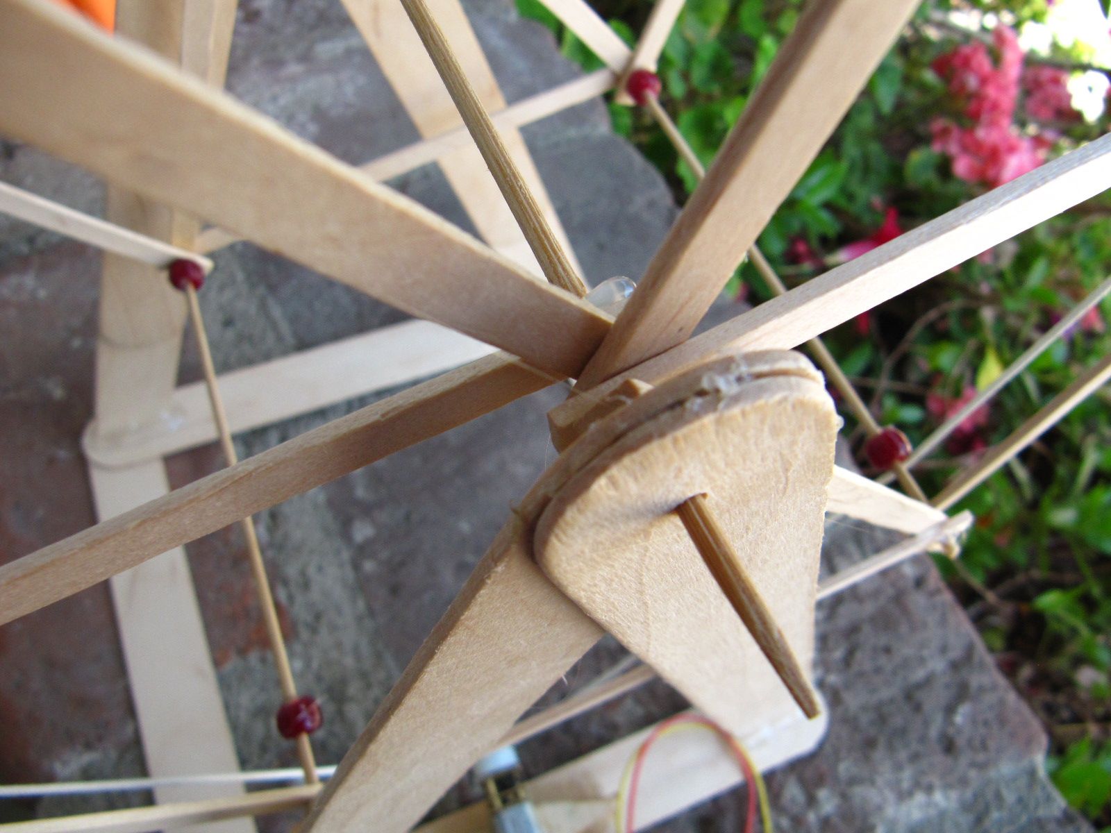 Solar Powered Ferris Wheel Toy : 3 Steps (with Pictures) - Instructables