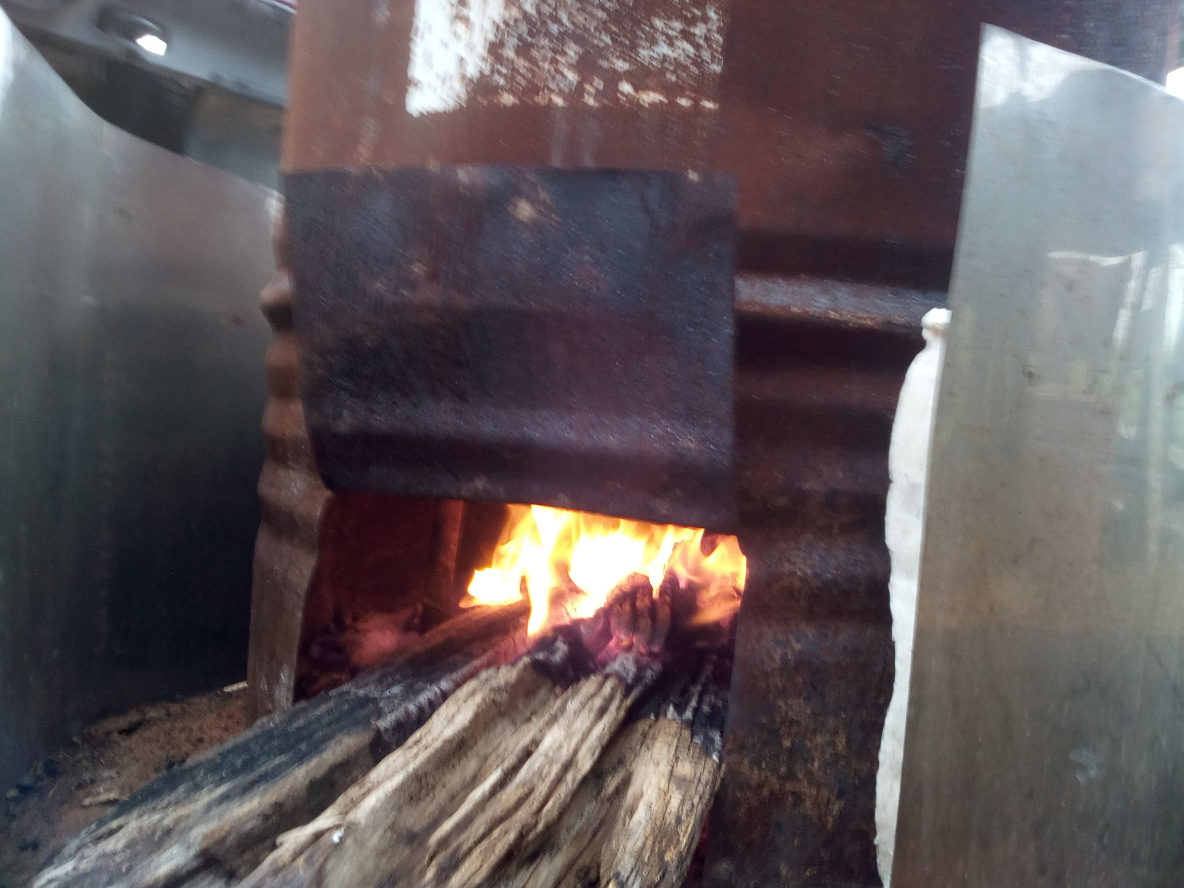 How I Make Biochar /Charcoal in a 44 Gallon Drum 2 Methods : 5 Steps ...
