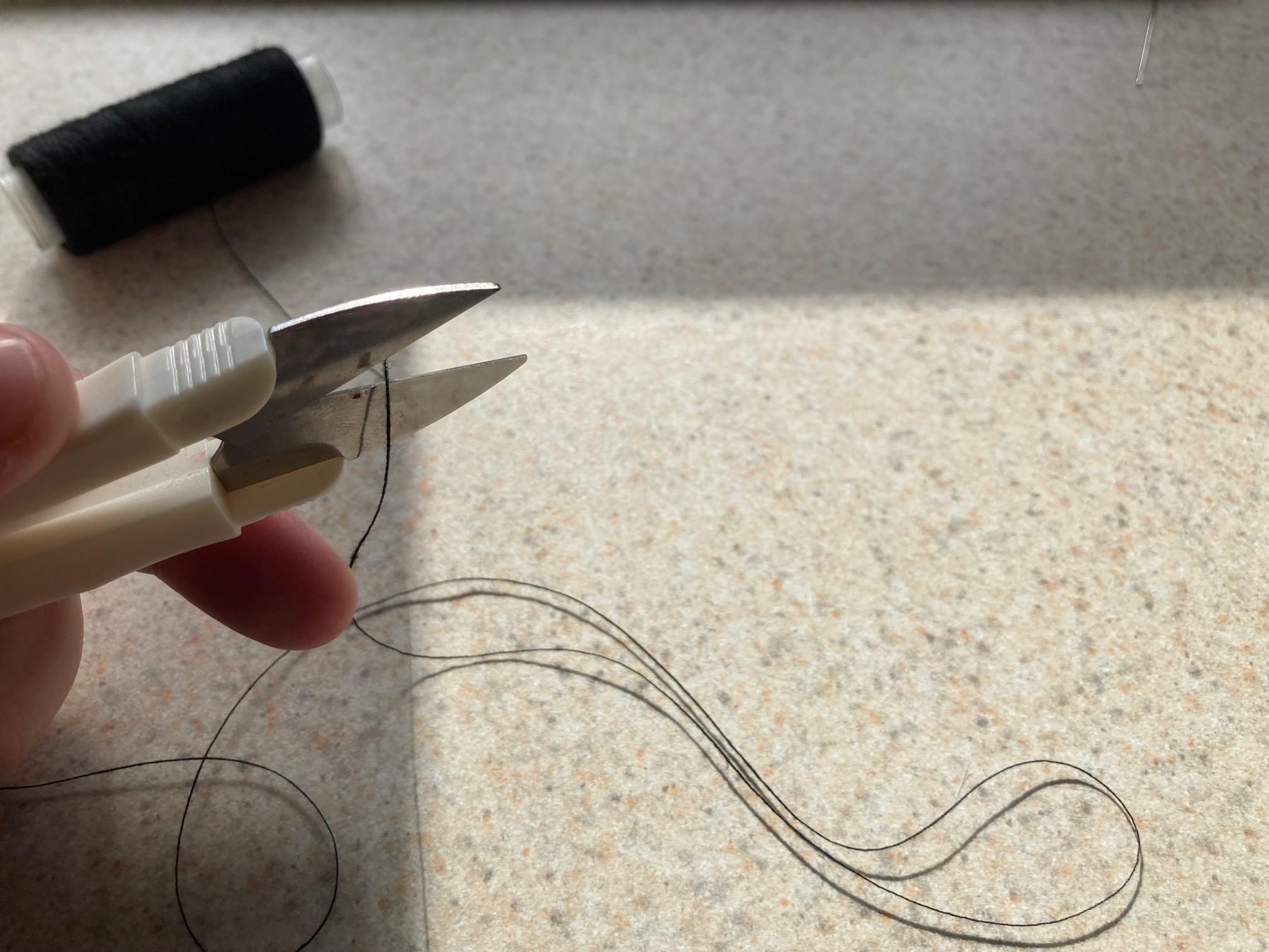 How to Thread a Needle : 7 Steps (with Pictures) - Instructables