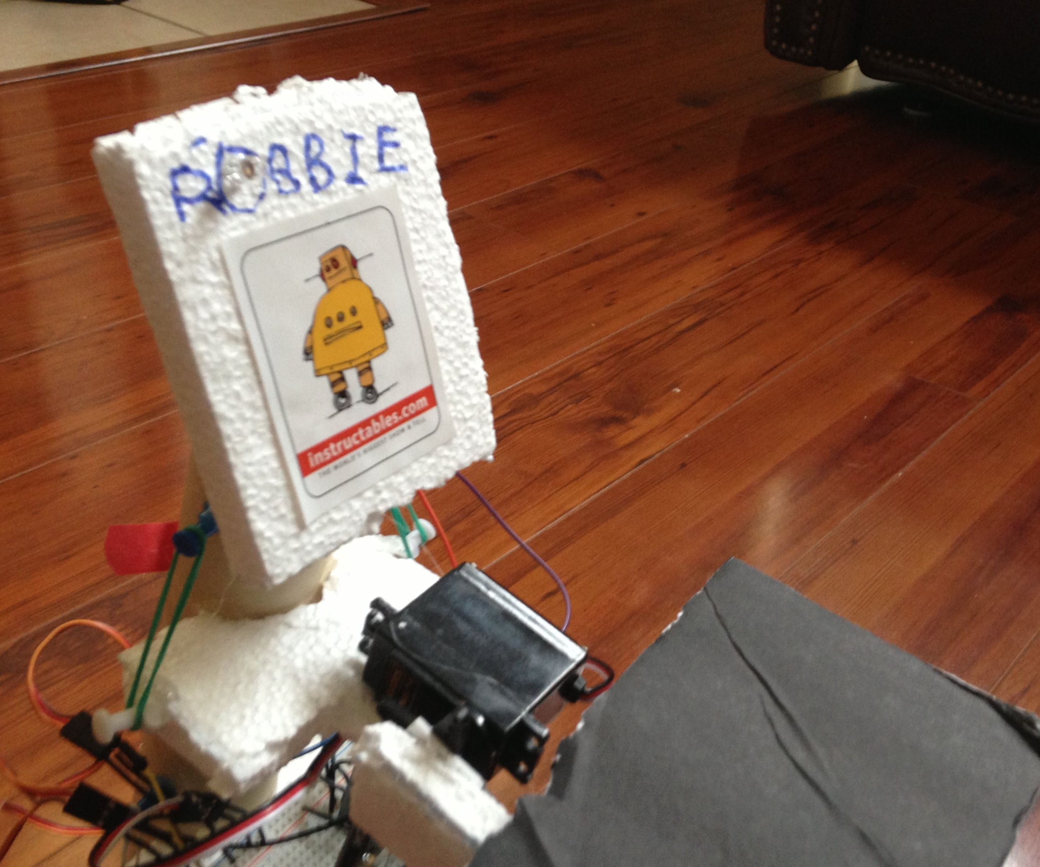 Robbie - Your Own Customizable Humanoid Assistant! : 12 Steps - Instructables