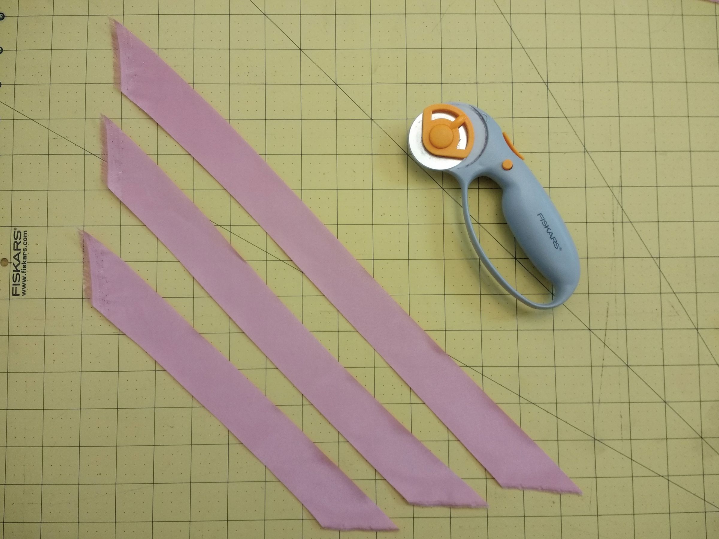 Adding a Corset Back to Make a Dress Bigger : 6 Steps - Instructables