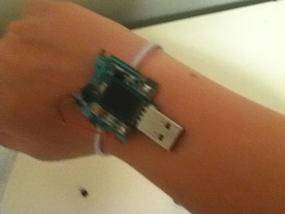 USB Bracelet : 4 Steps - Instructables