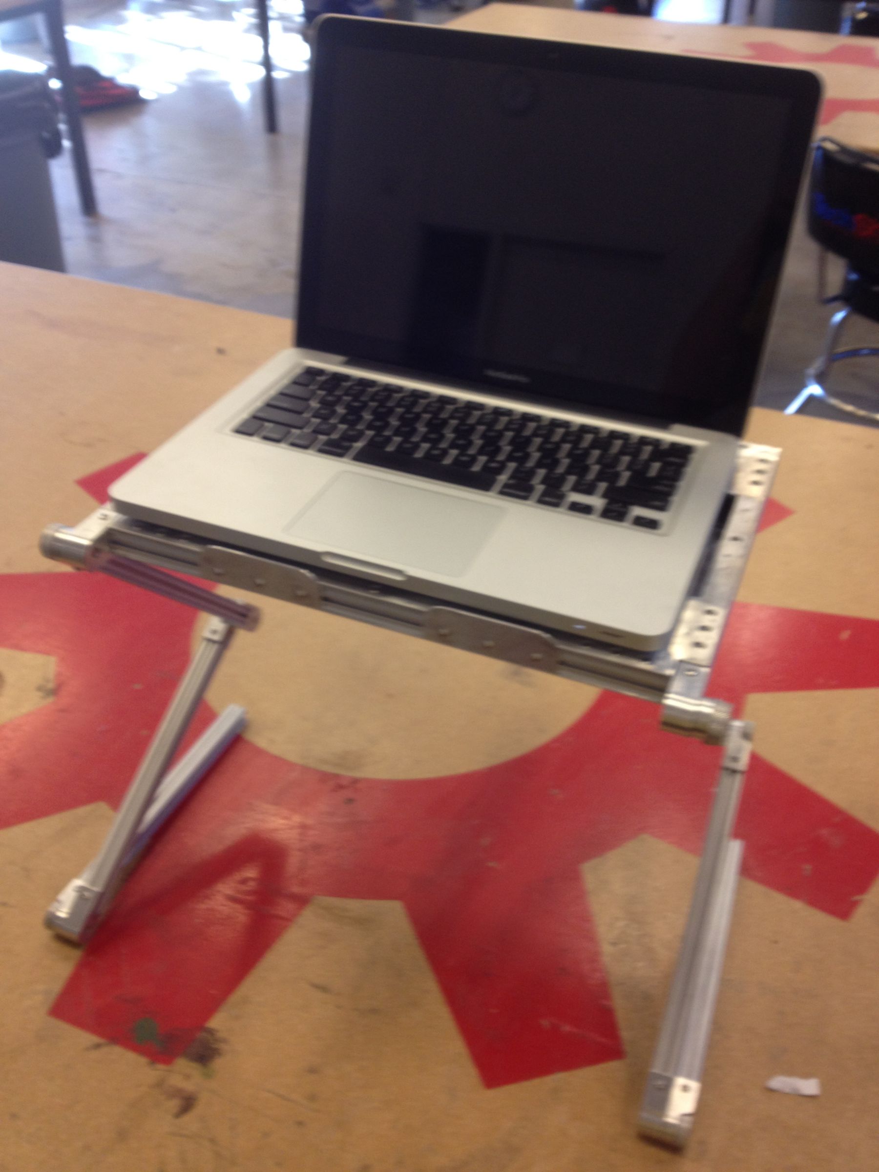 Mini Laptop Desk : 5 Steps (with Pictures) - Instructables
