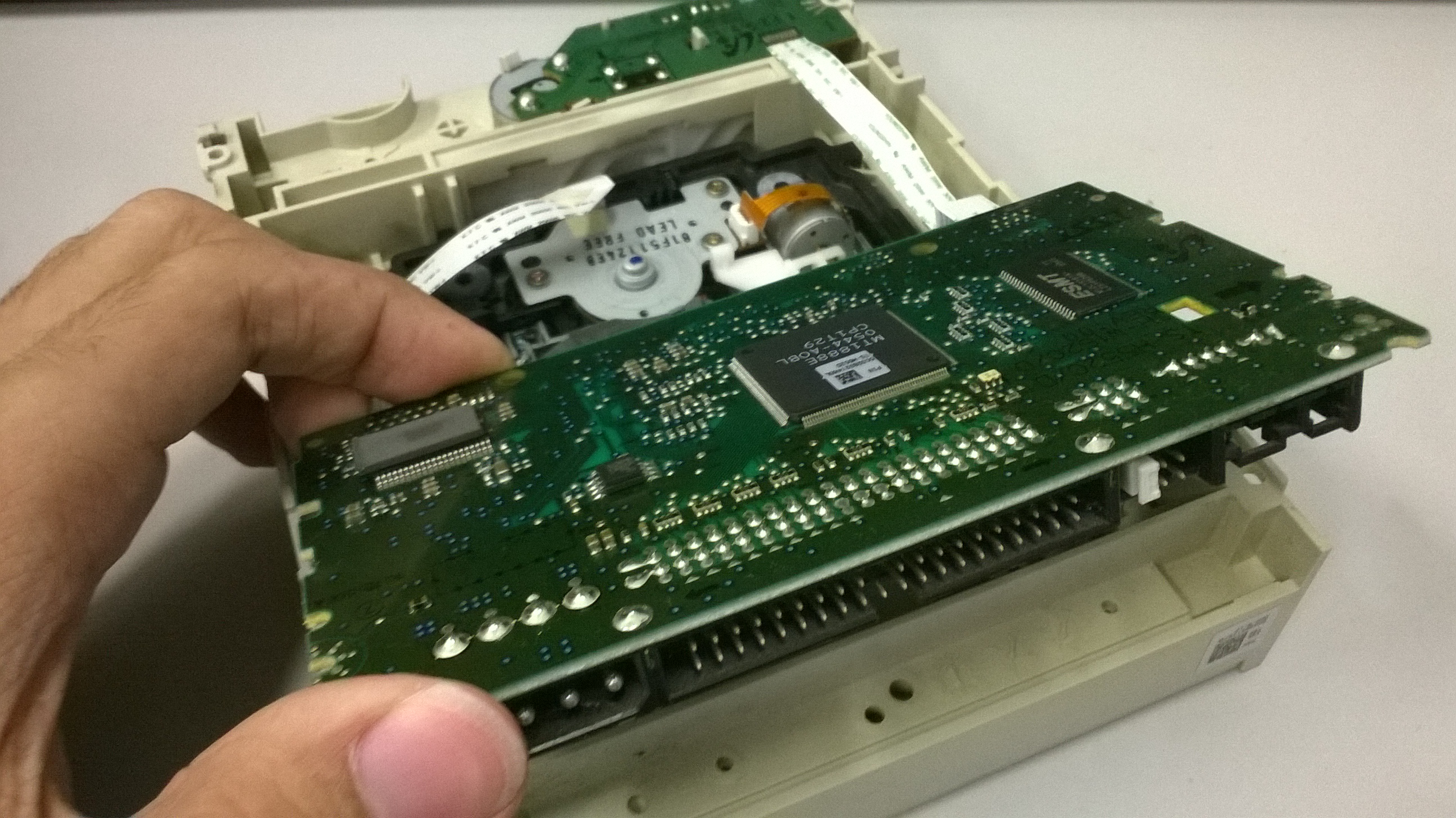 Disassembling a CD/DVD Reader and Reusing Its Parts : 12 Steps (with ...