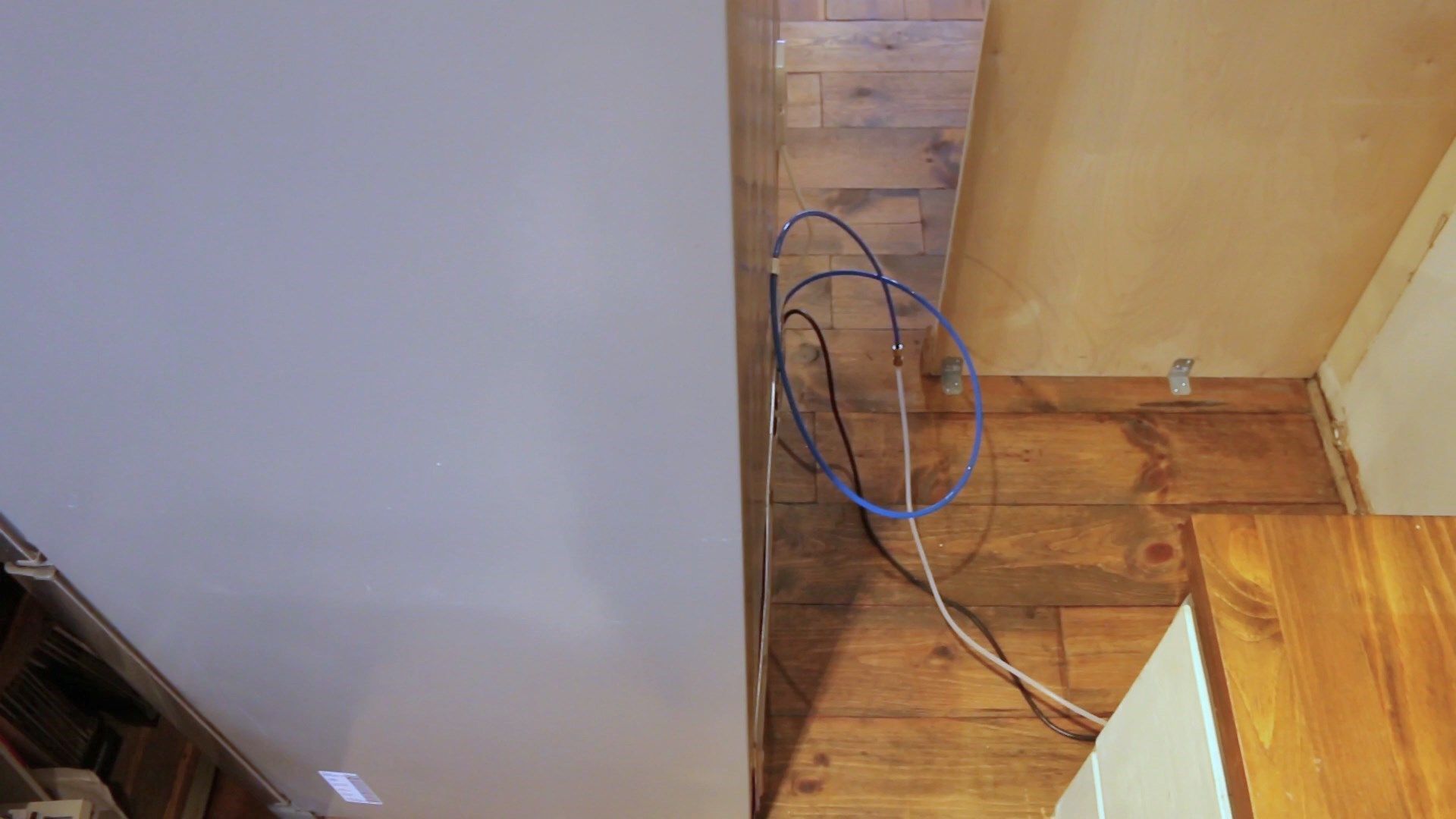 How to Connect a Water Line to Your Refrigerator : 7 Steps (with ...