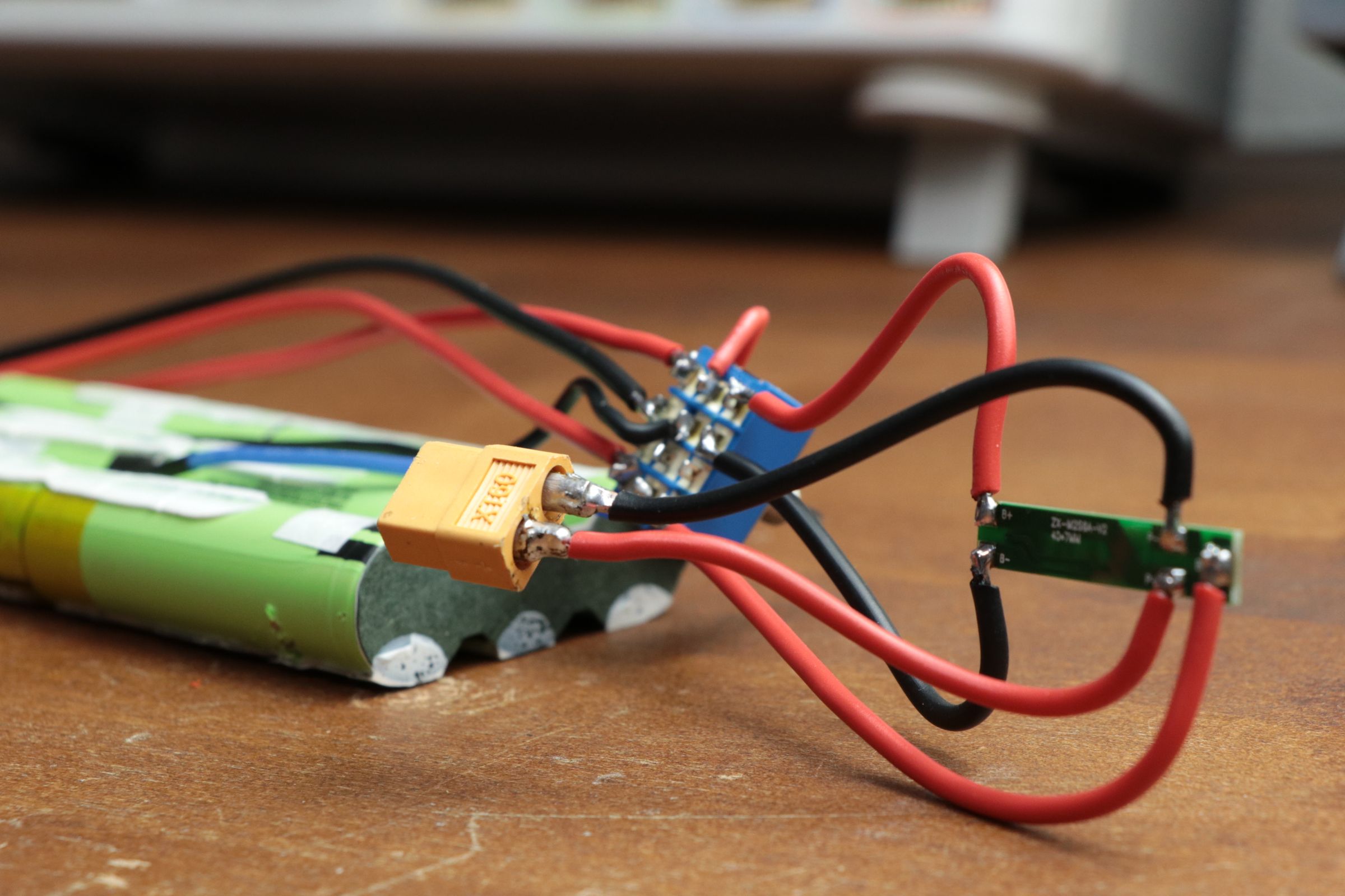 Adding a Fast Charge Feature to a Powerbank : 5 Steps (with Pictures ...