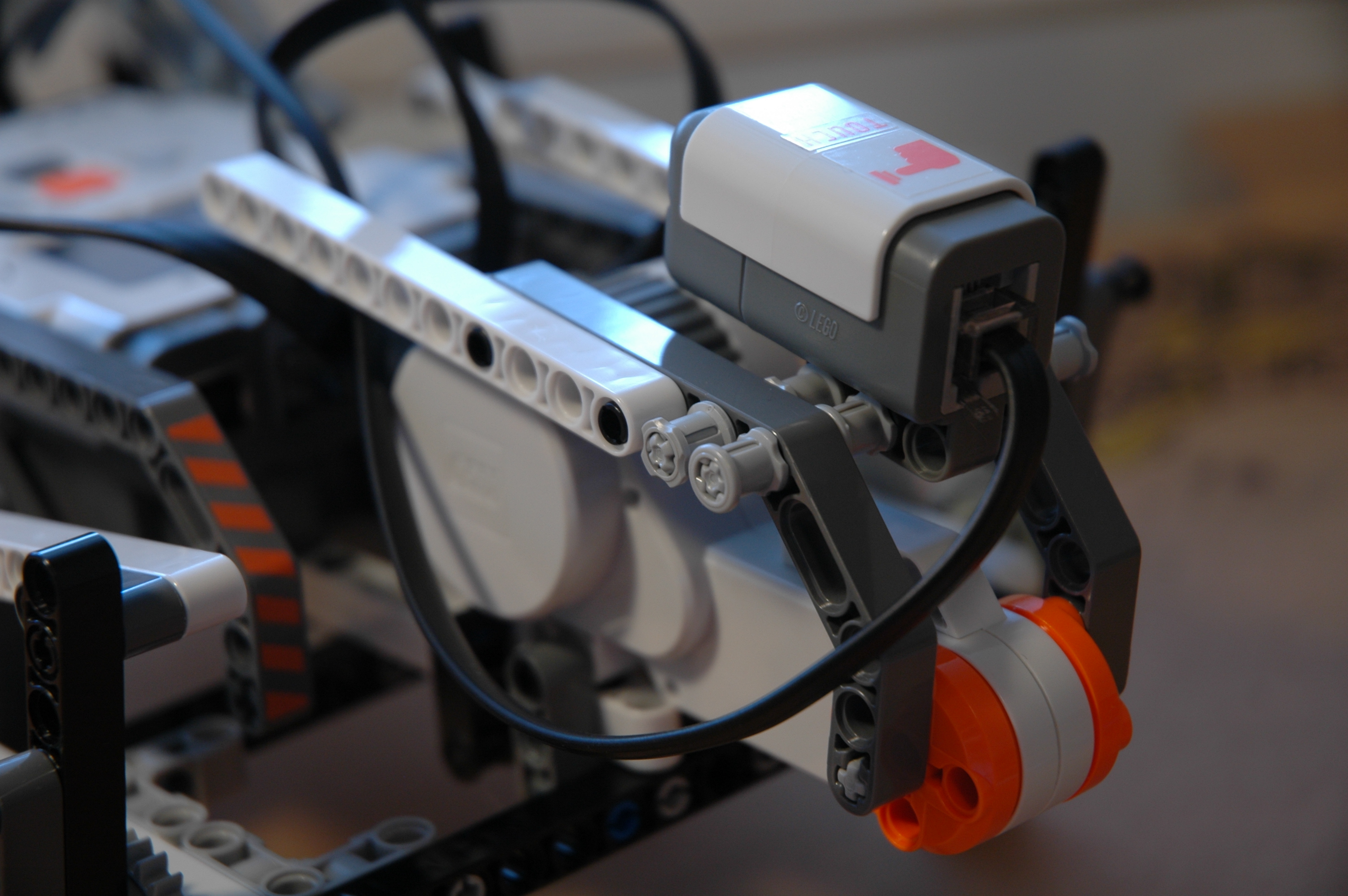 How to Build a Lego Mindstorms NXT Hexapod Robot? : 5 Steps - Instructables