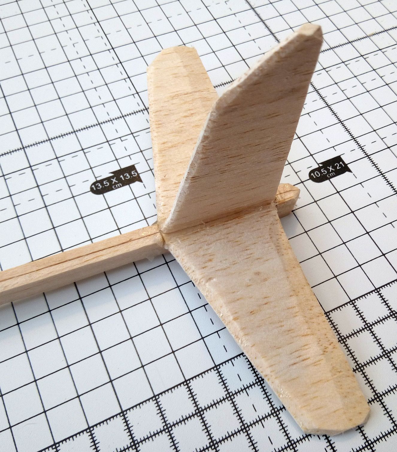 Easy Balsa Glider : 9 Steps (with Pictures) - Instructables