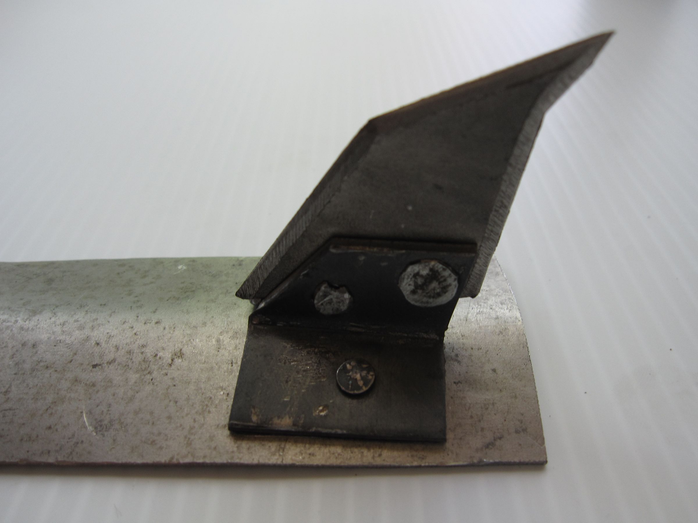 Batman's Bladed Vambraces : 10 Steps - Instructables