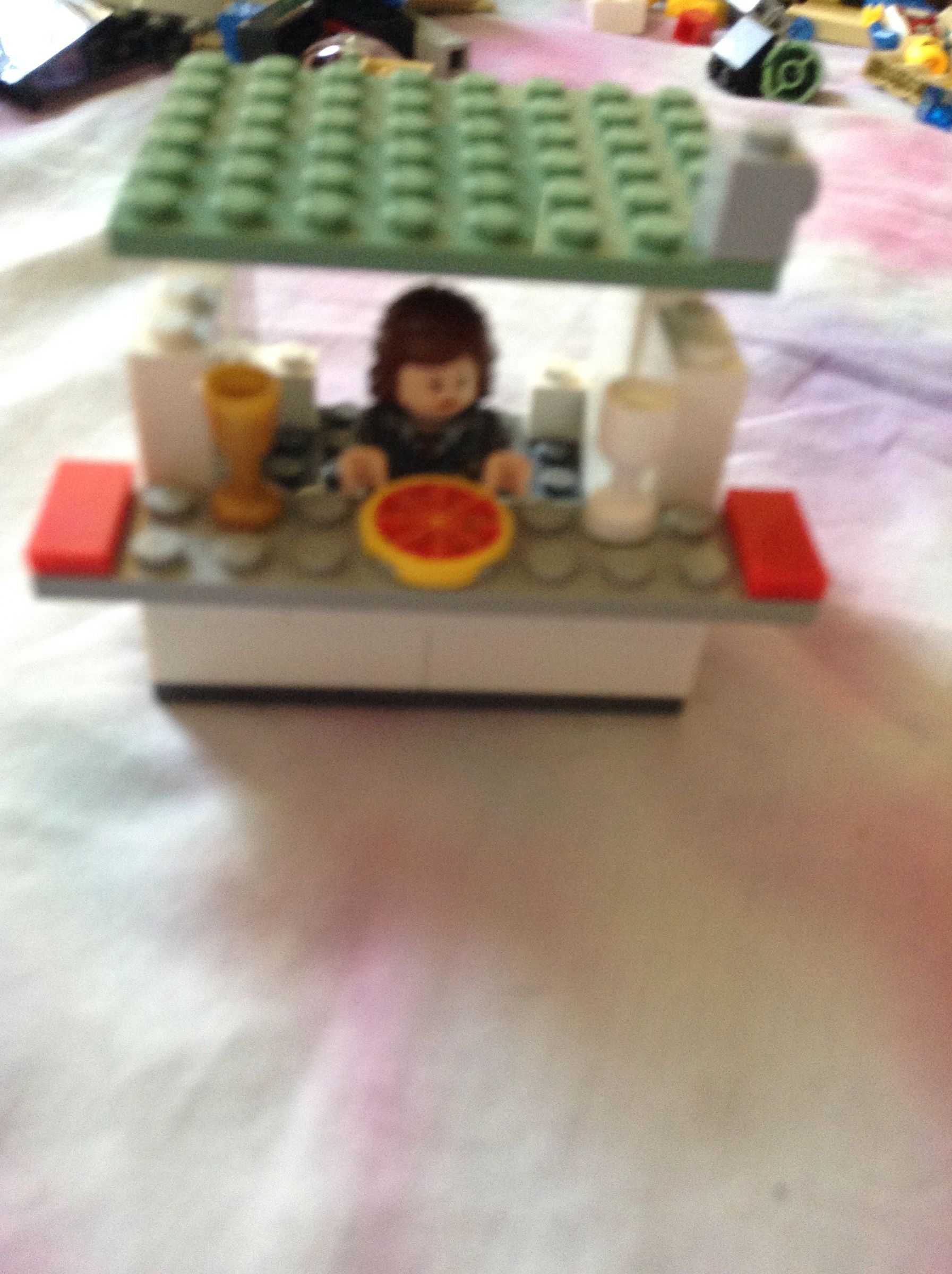 Lego Small Booth : 9 Steps - Instructables