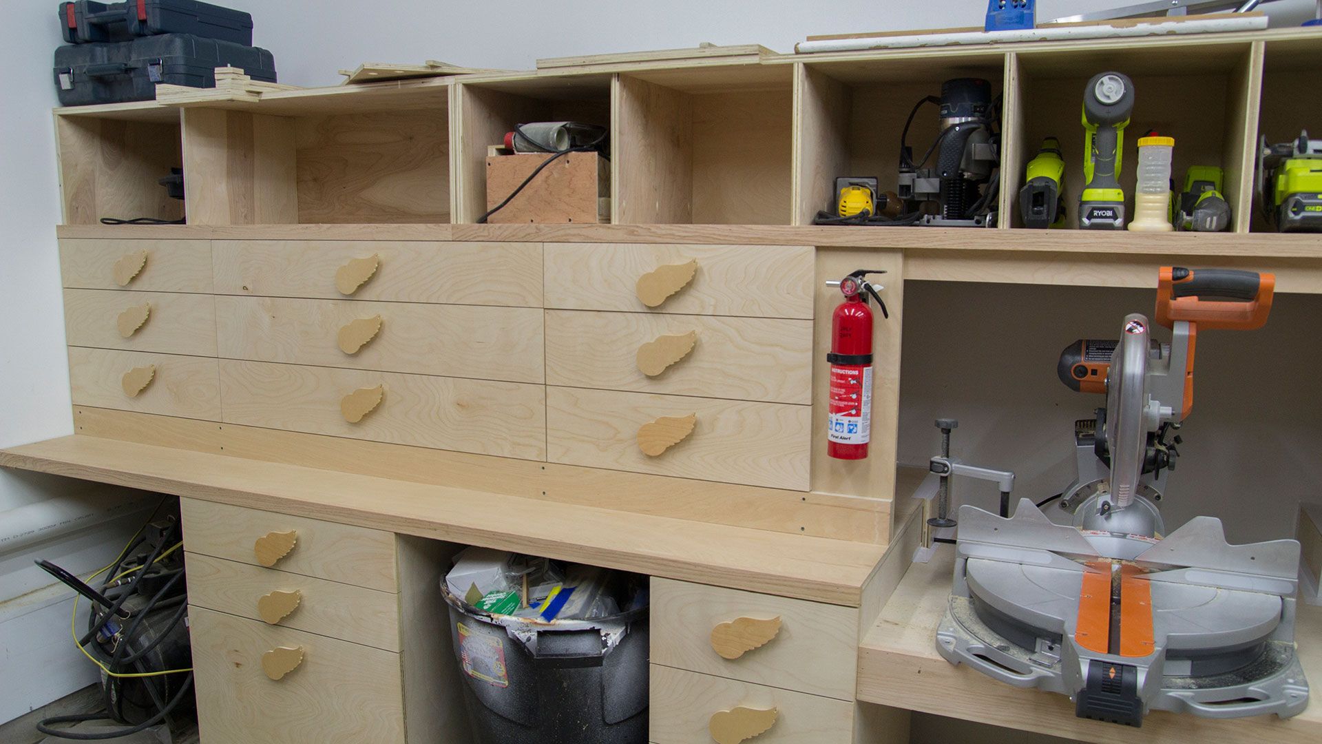 The Ultimate Miter Saw Station : 26 Steps (with Pictures) - Instructables
