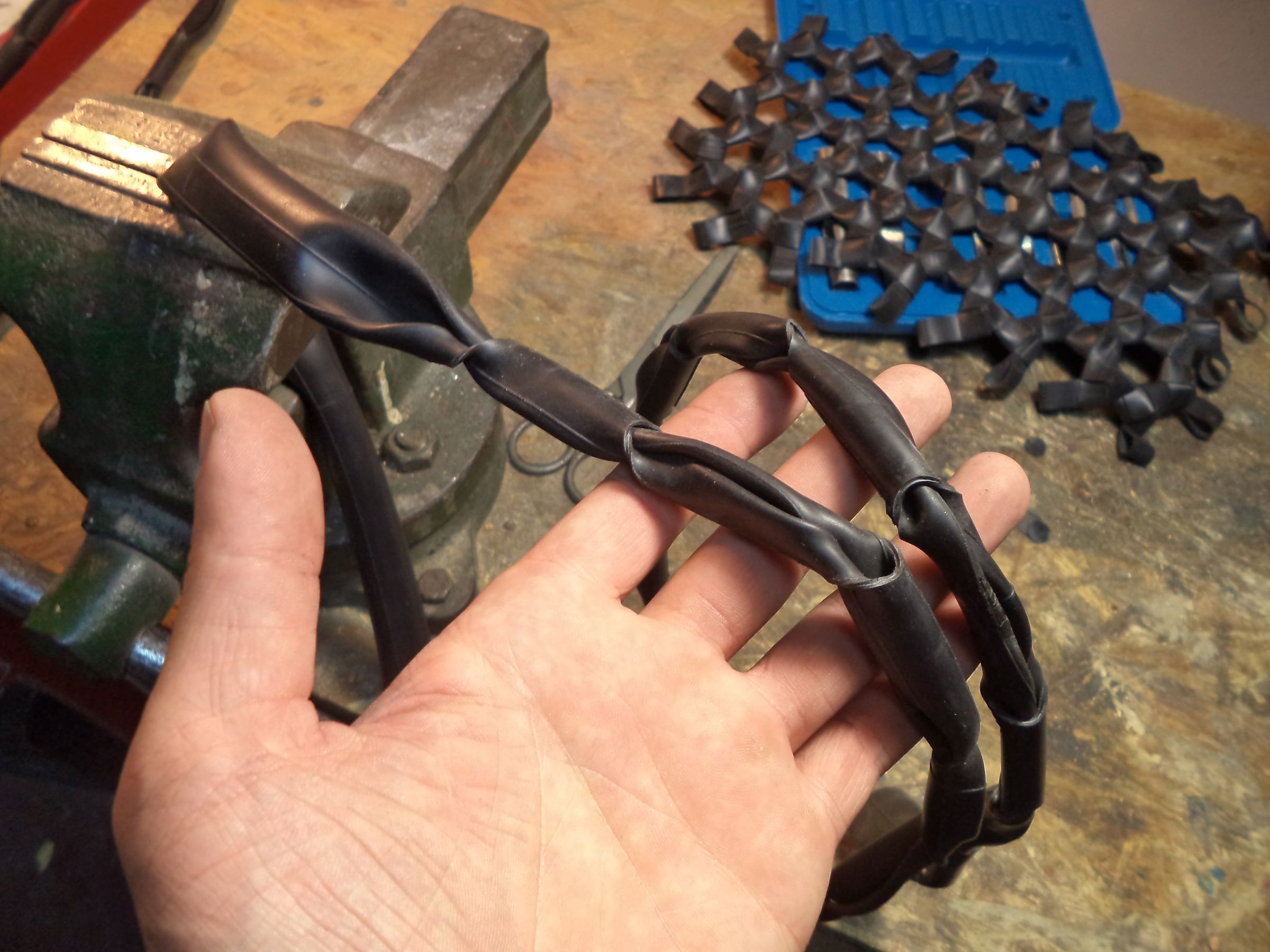 Backpack Cargo Net From Inner Tubes : 26 Steps (with Pictures ...