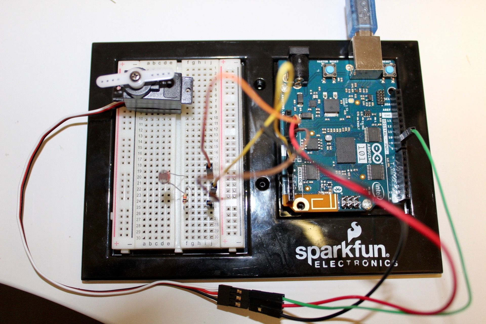 Light-Controlled Servo : 4 Steps (with Pictures) - Instructables
