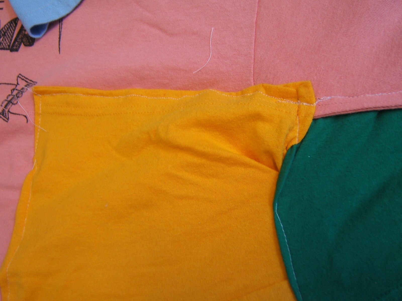 T-shirt Rug : 7 Steps (with Pictures) - Instructables