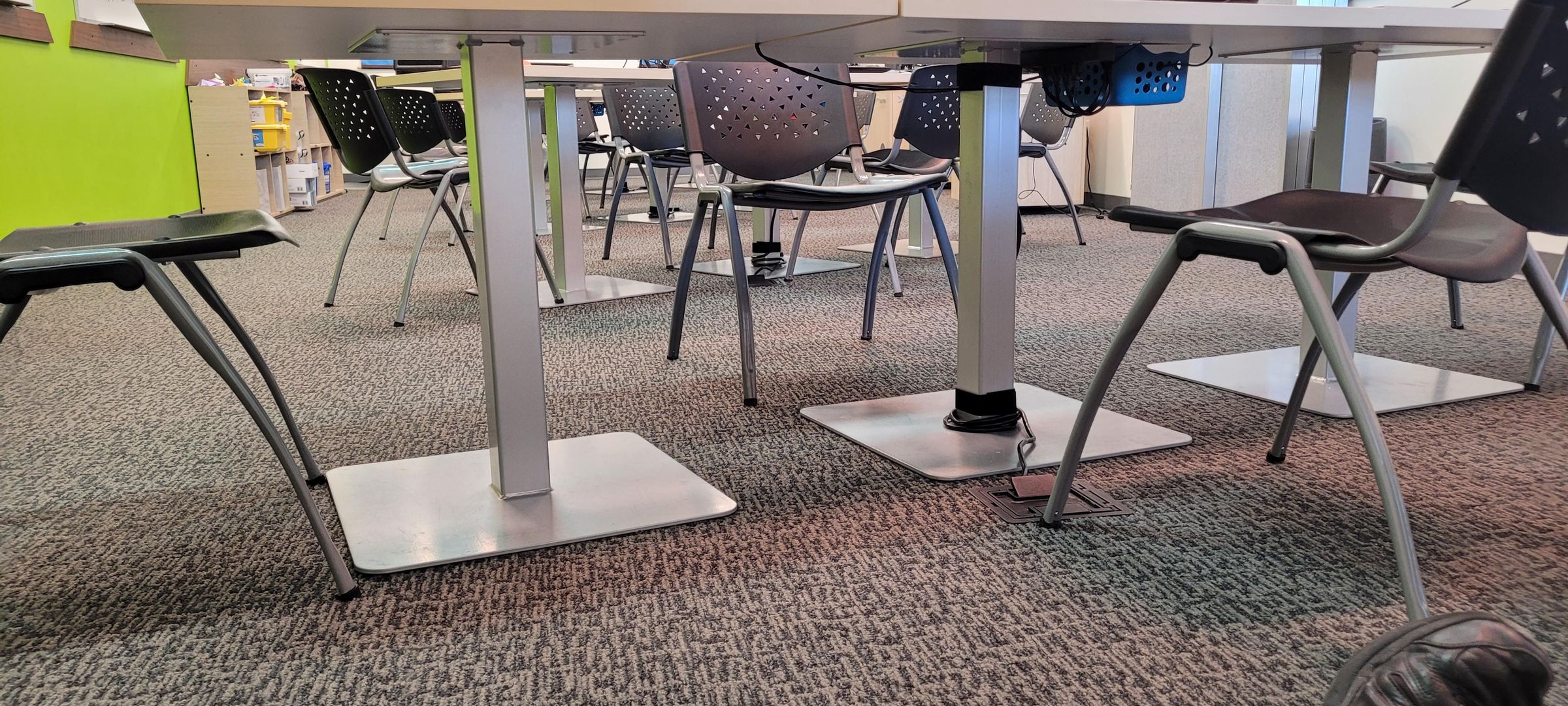 Table Cable Management System : 8 Steps (with Pictures) - Instructables