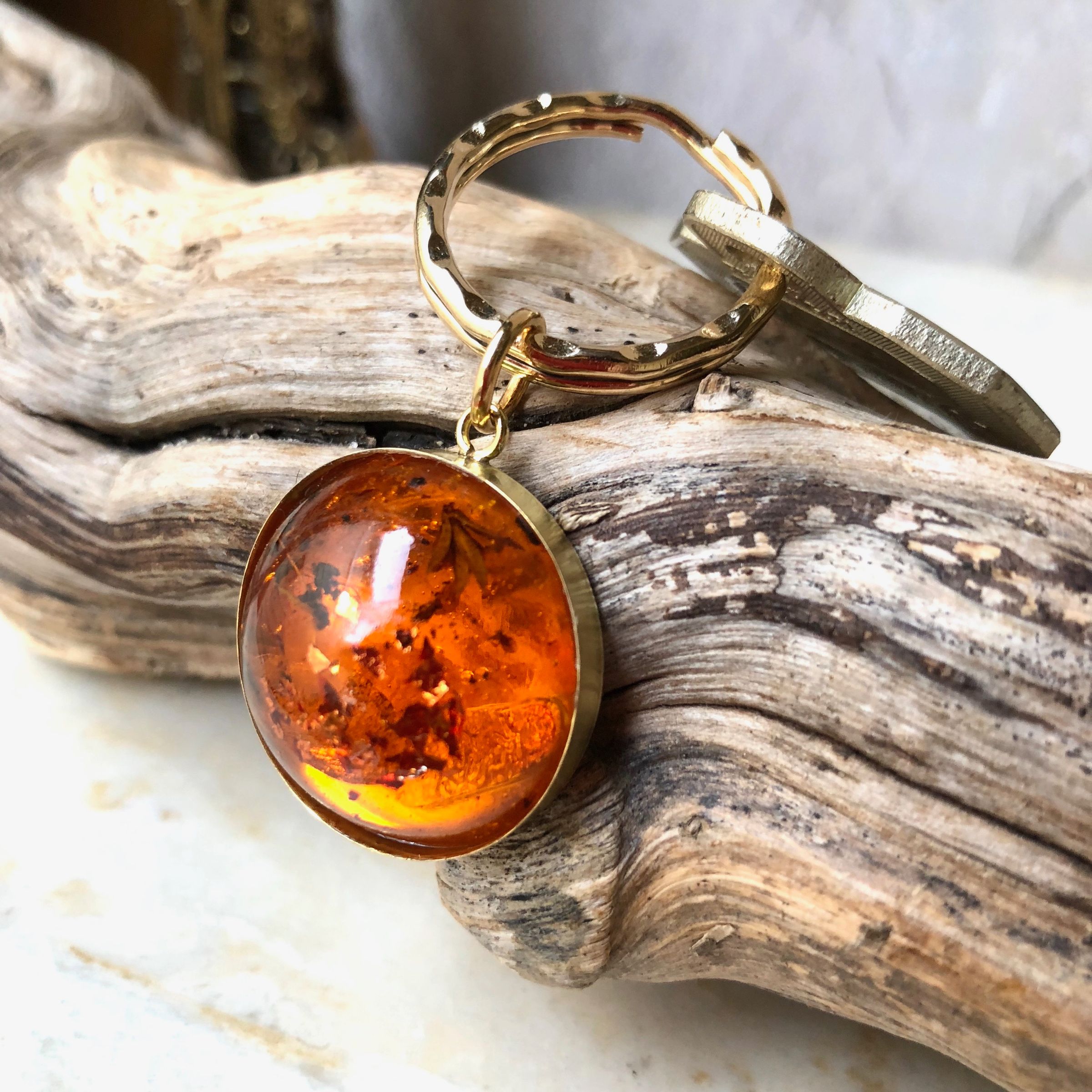 Faux Amber Resin Key Ring : 20 Steps (with Pictures) - Instructables