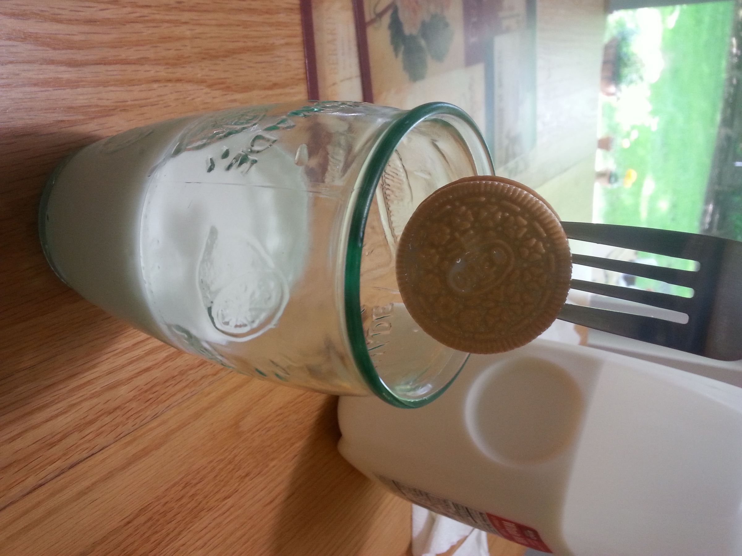 How to Dunk an Oreo! : 5 Steps - Instructables