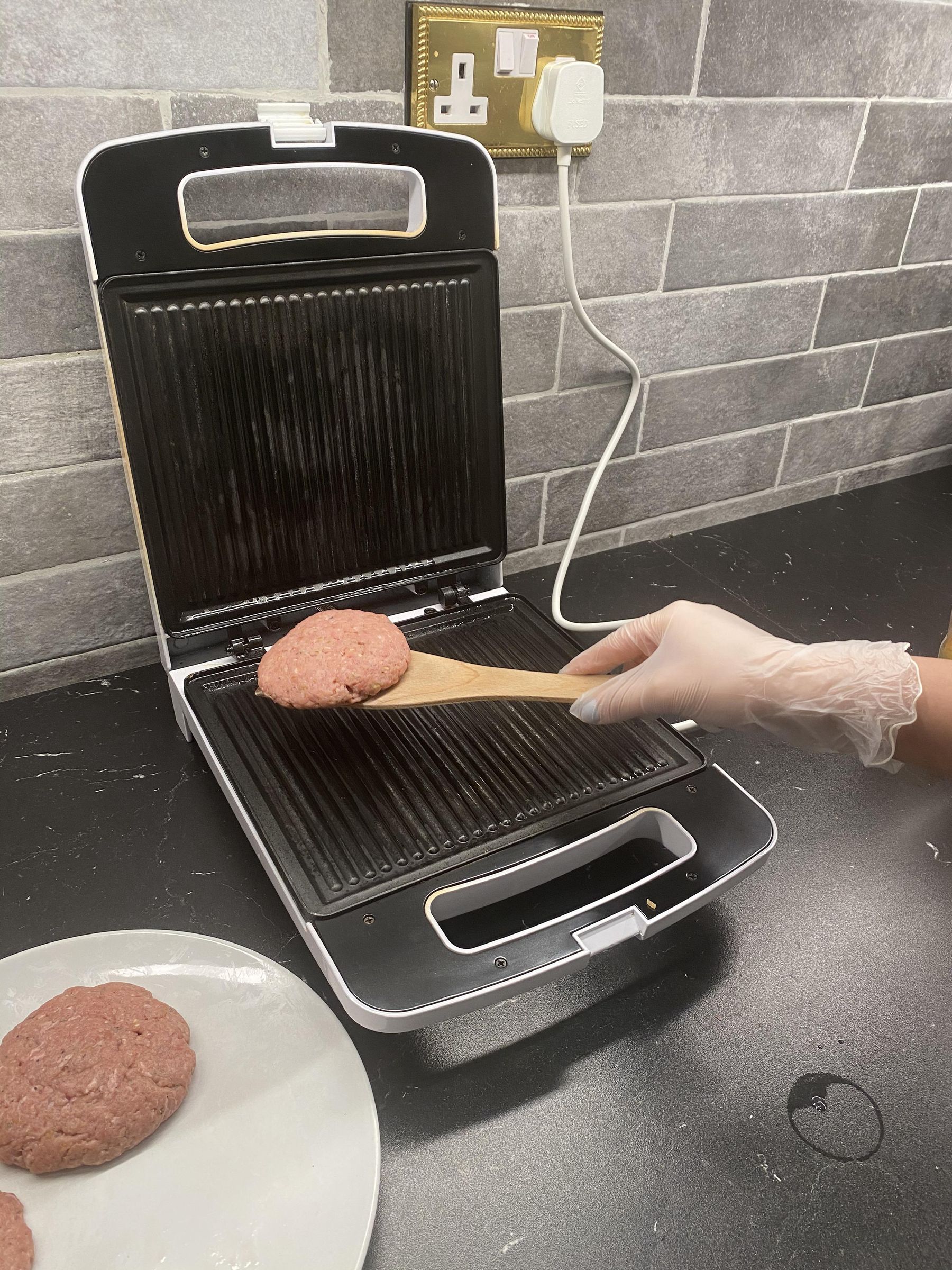 Grilled Beef Burger With a Surprise Inside : 7 Steps (with Pictures ...