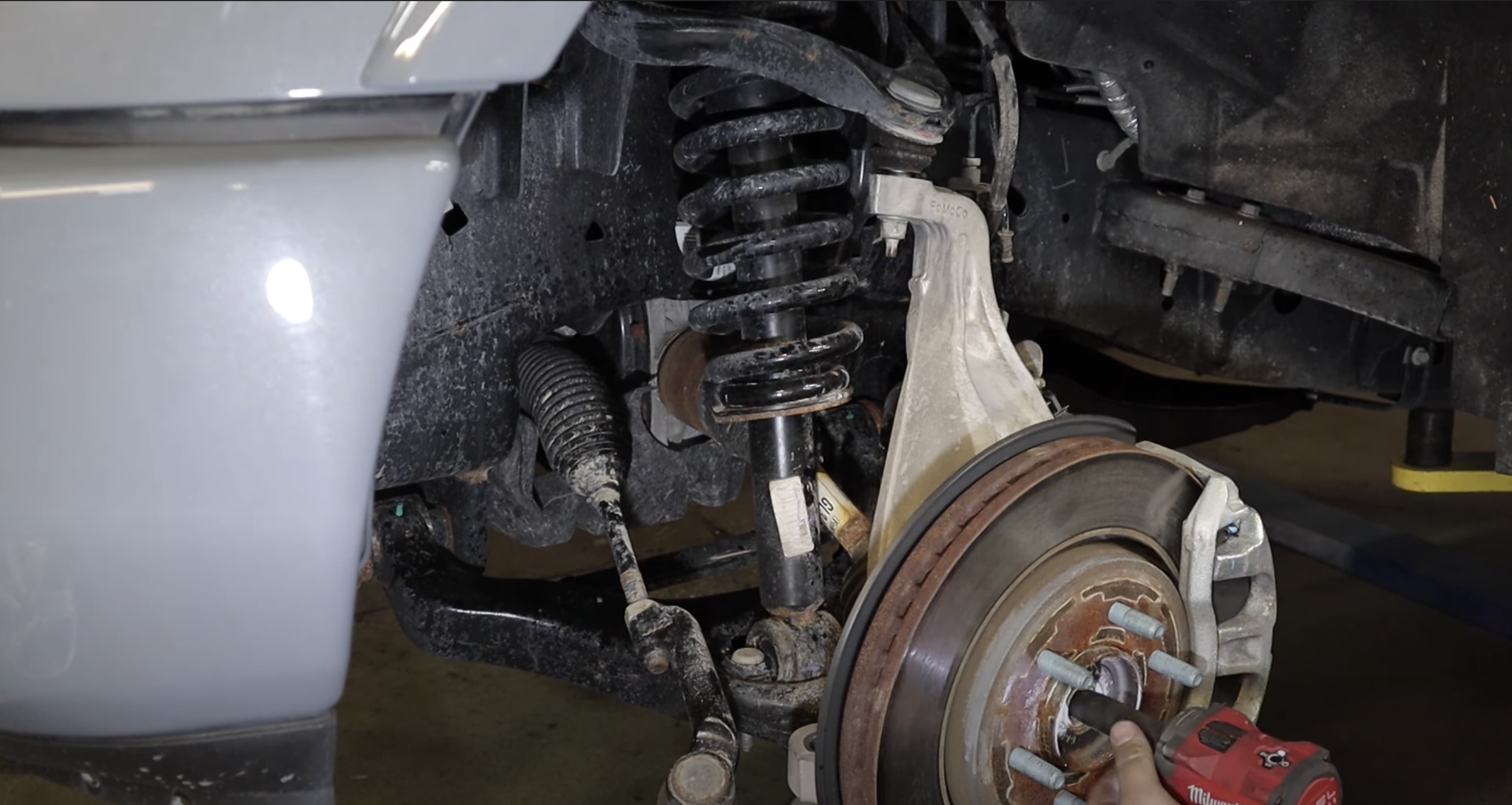 F150 2.5" Leveling Kit Install : 11 Steps (with Pictures) - Instructables