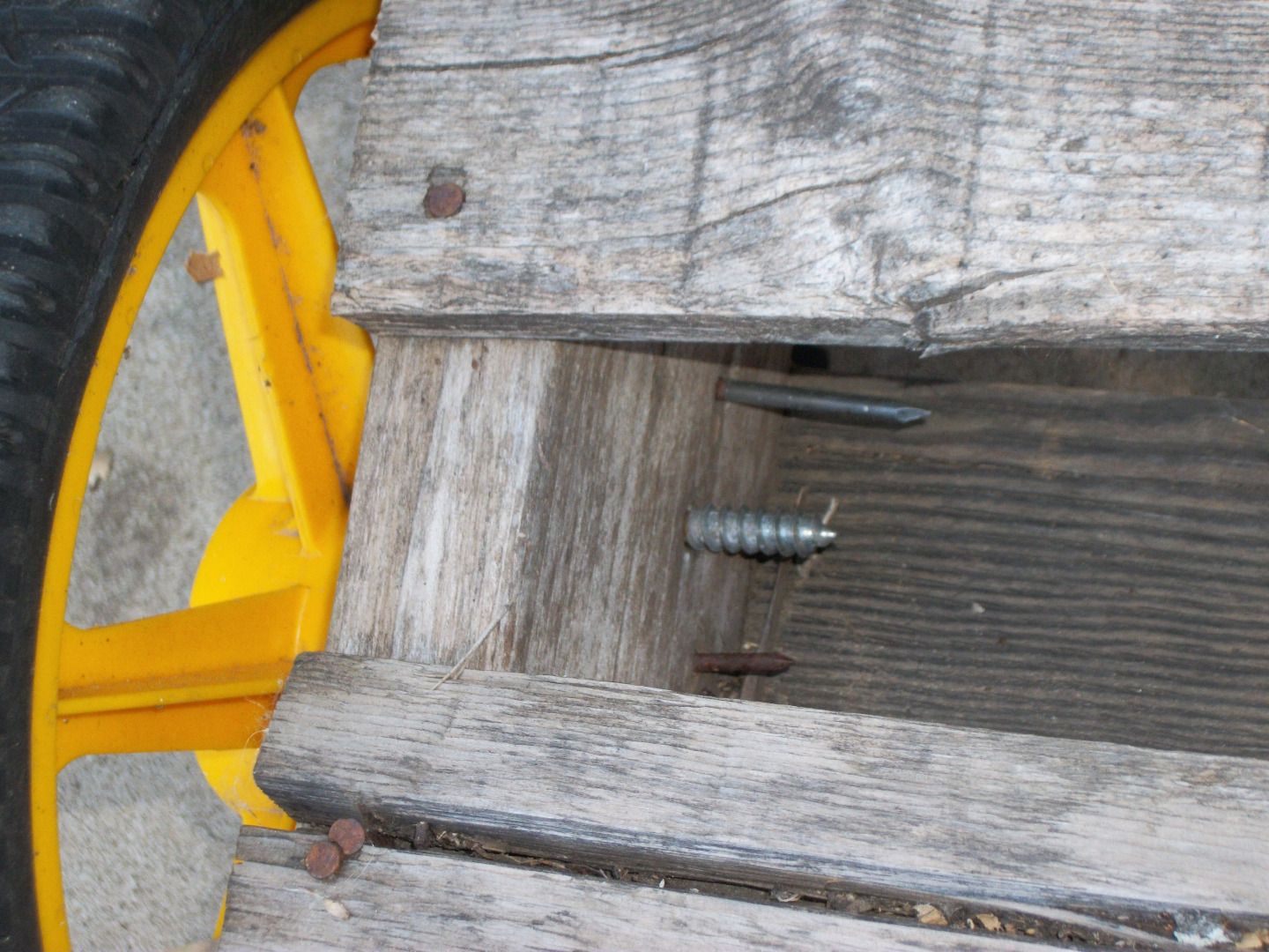Pallet As Garden Wagon/trailer 2.0 : 9 Steps - Instructables