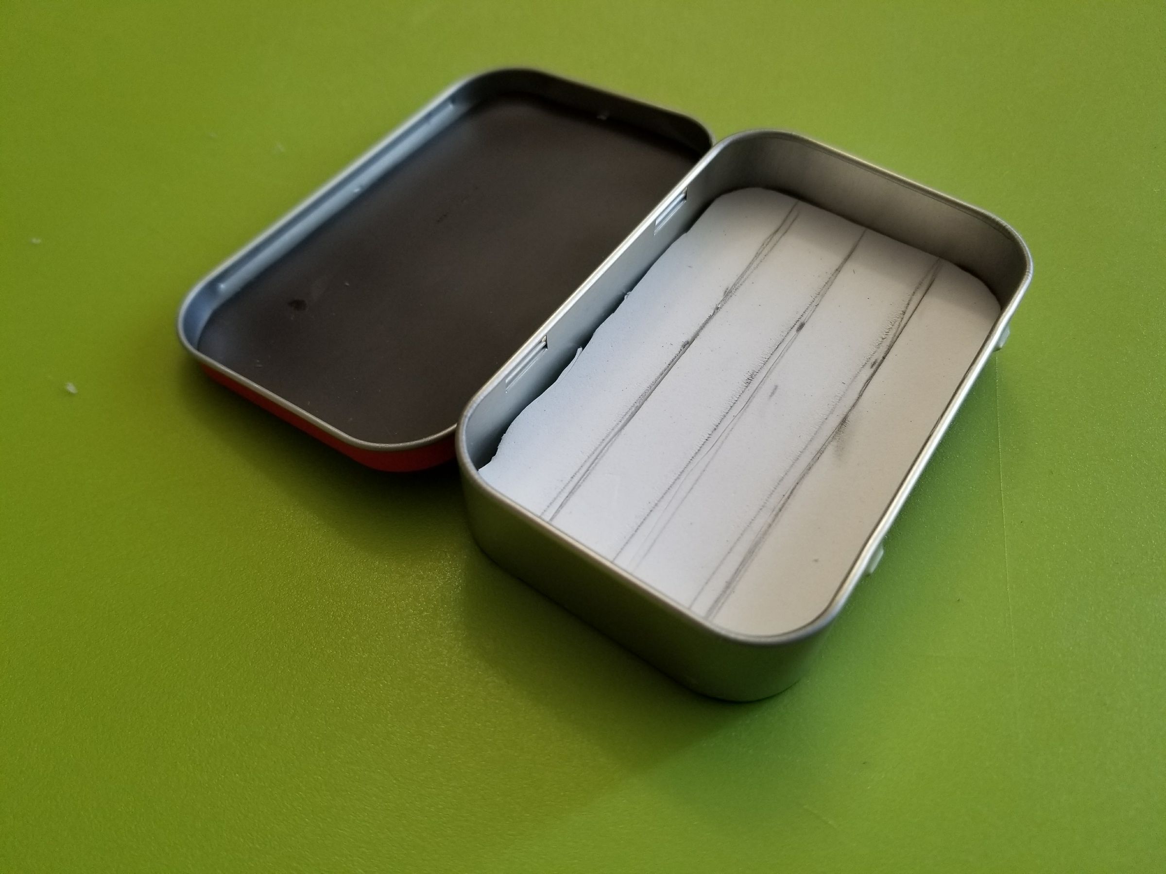 Altoids Tin Fly Box : 14 Steps (with Pictures) - Instructables